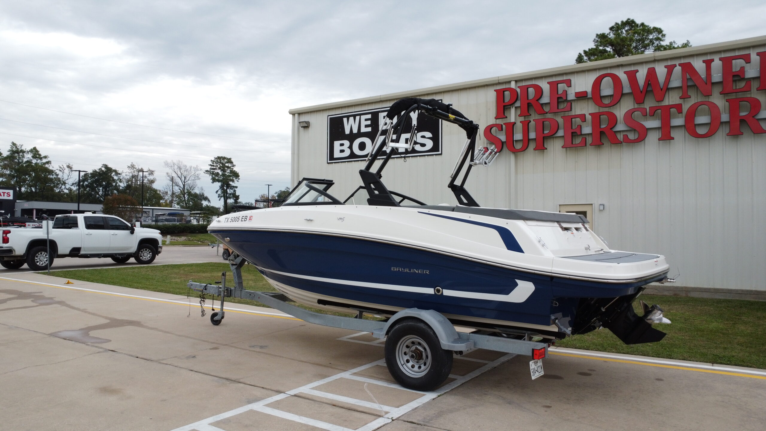 2018 20' BAYLINER VR5 - Premier Boating Centers