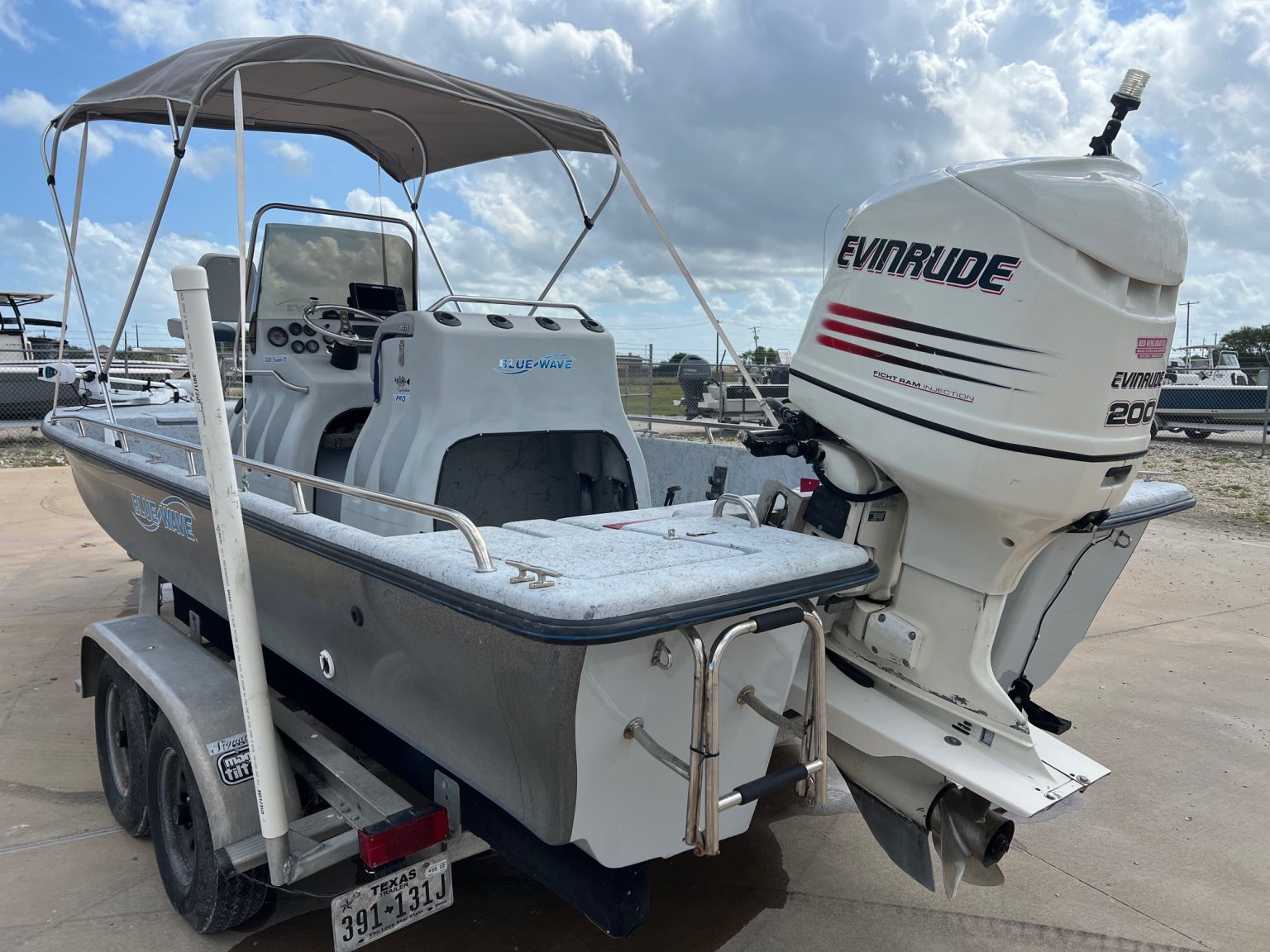 1998 22' BLUE WAVE 220 SUPER T - Premier Boating Centers