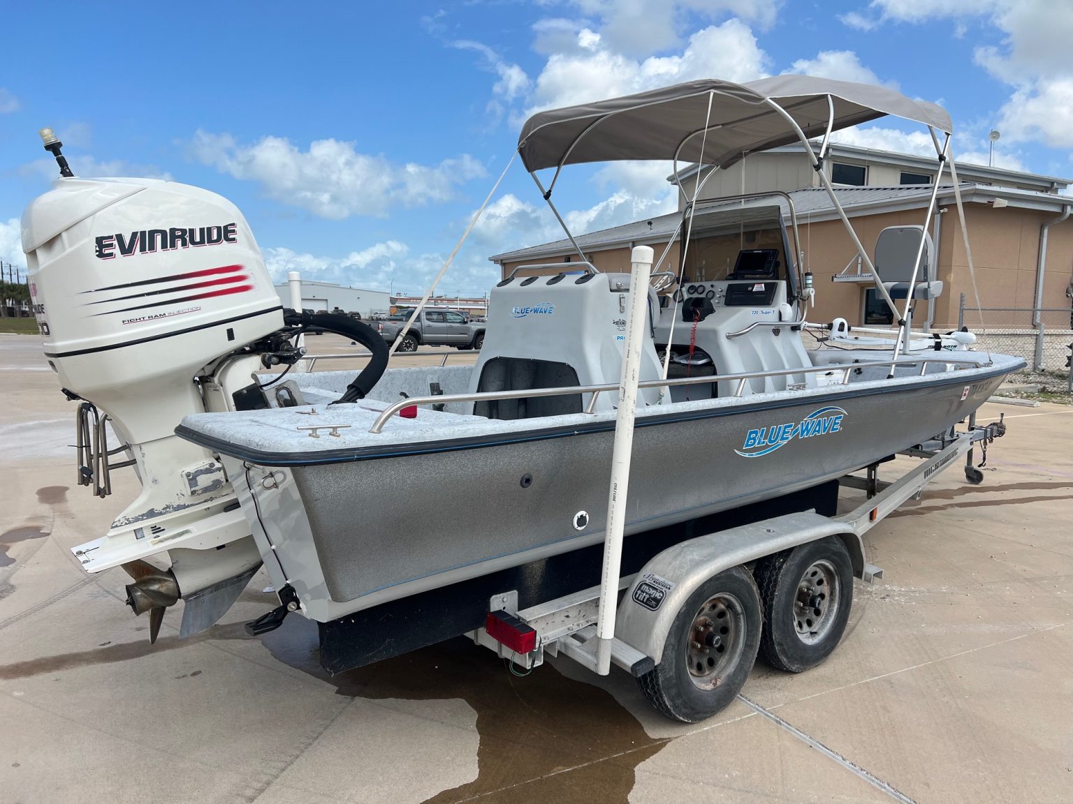 1998 22' BLUE WAVE 220 SUPER T - Premier Boating Centers