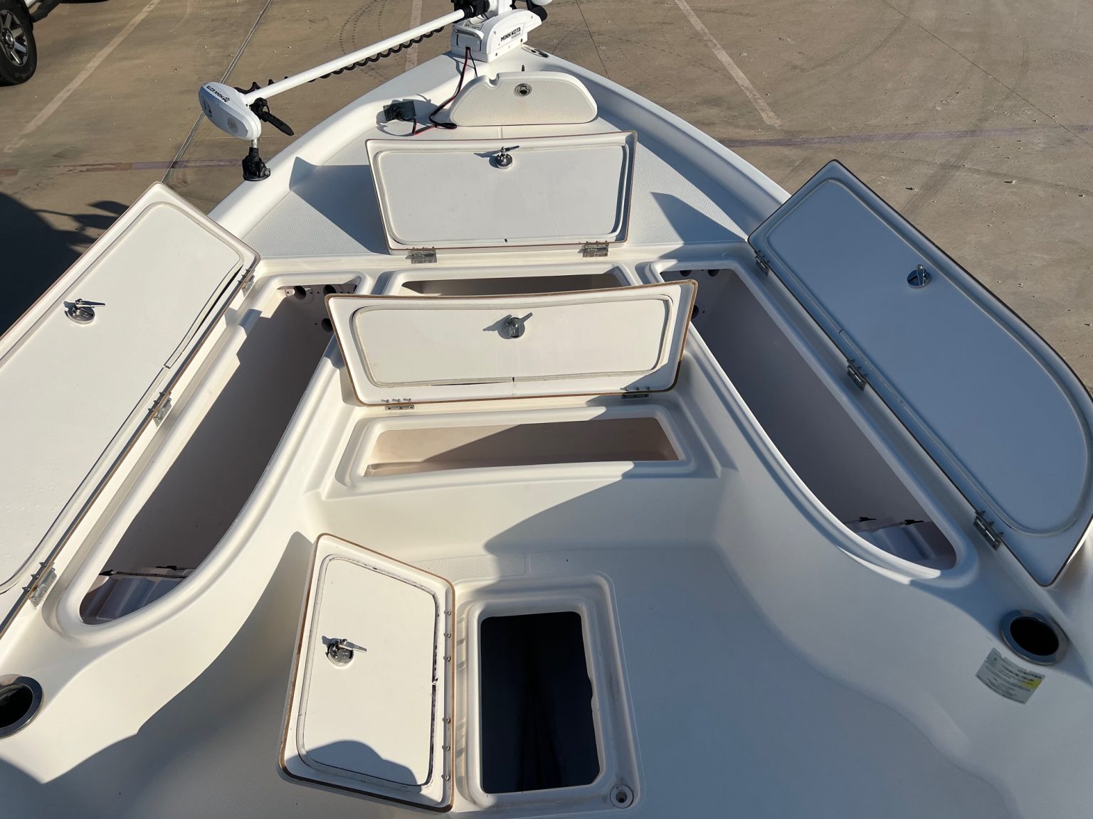 2019 24' BLUE WAVE 2400 PURE BAY - Premier Boating Centers