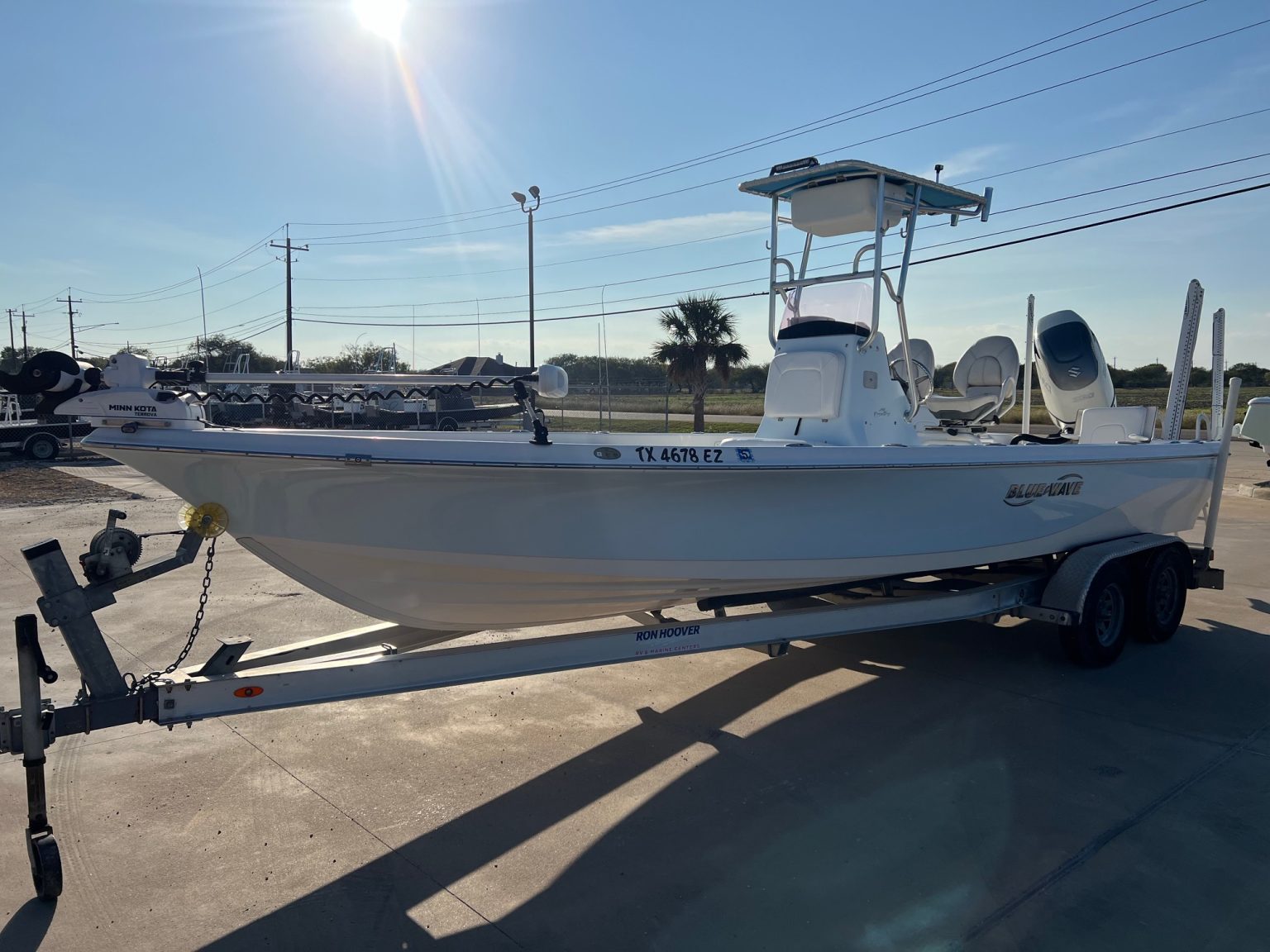 2019 24' BLUE WAVE 2400 PURE BAY - Premier Boating Centers