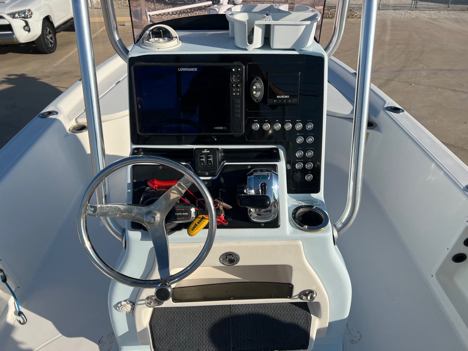 2019 24' BLUE WAVE 2400 PURE BAY - Premier Boating Centers