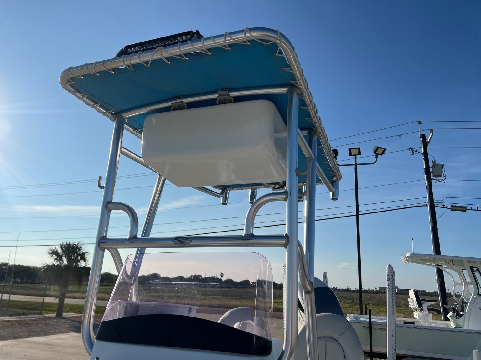 2019 24' BLUE WAVE 2400 PURE BAY - Premier Boating Centers