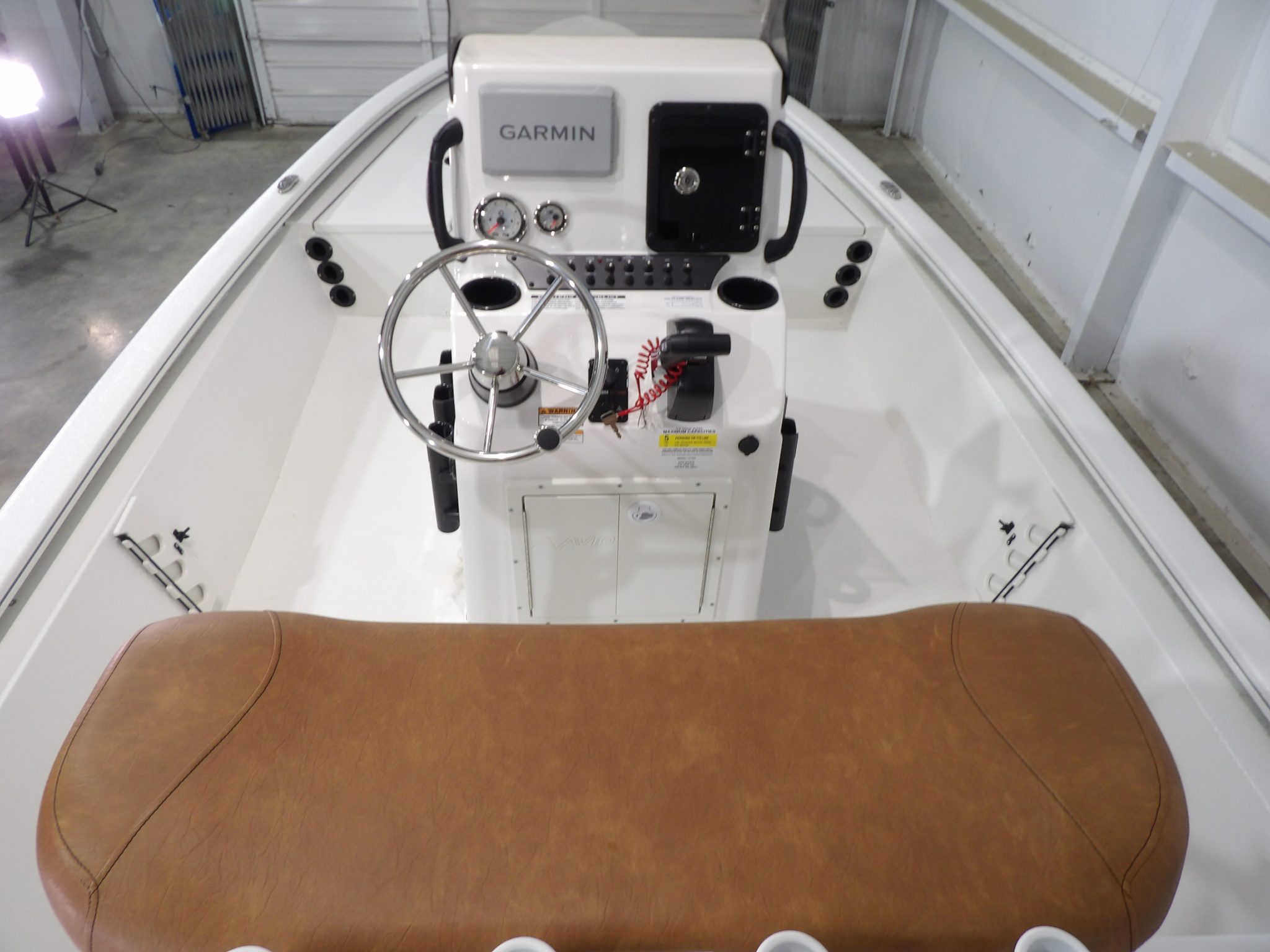 2025 19' AVID 19FSX - Premier Boating Centers $48,995 WS-177A