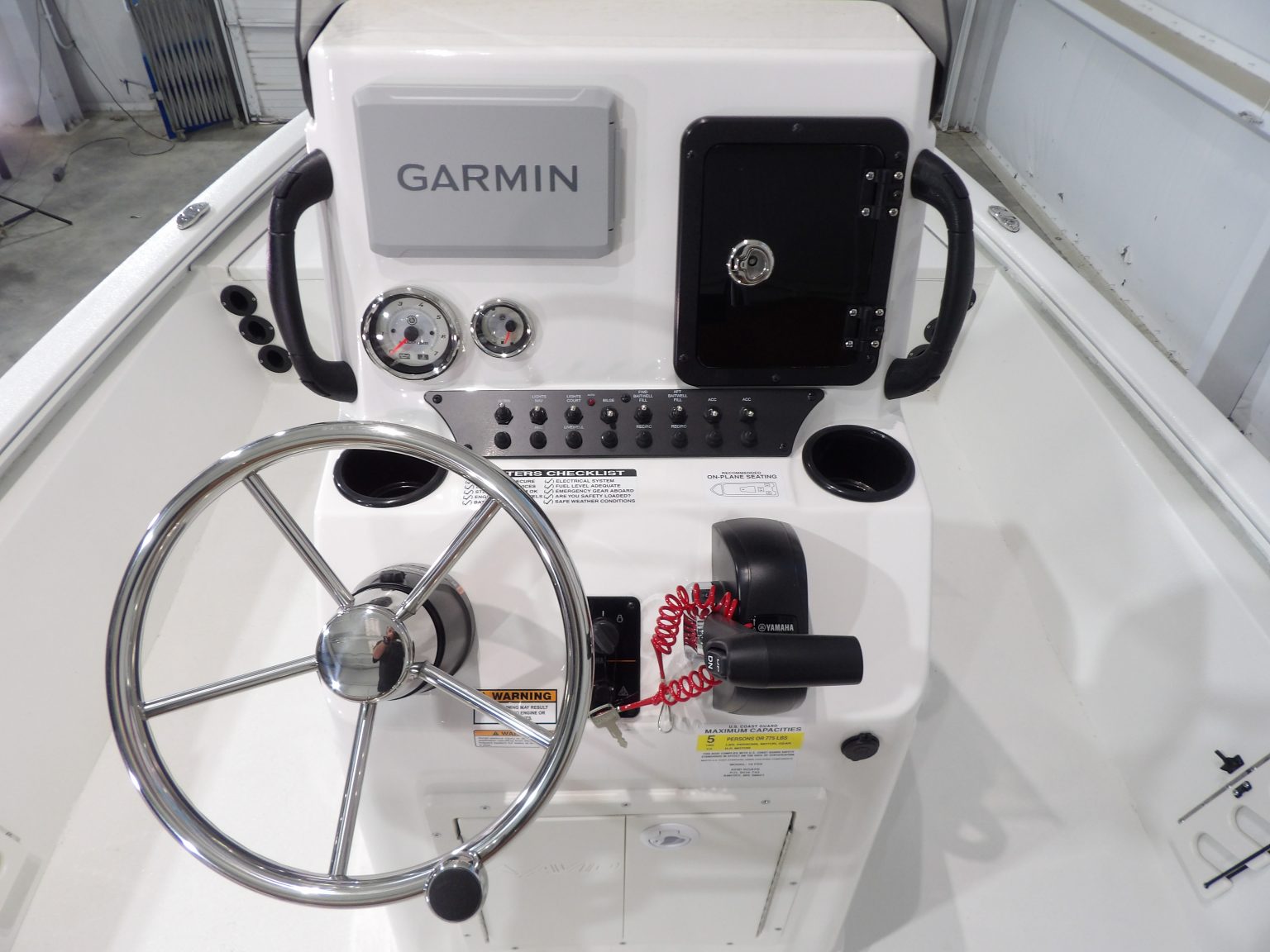 2025 19' AVID 19FSX - Premier Boating Centers $48,995 WS-177A