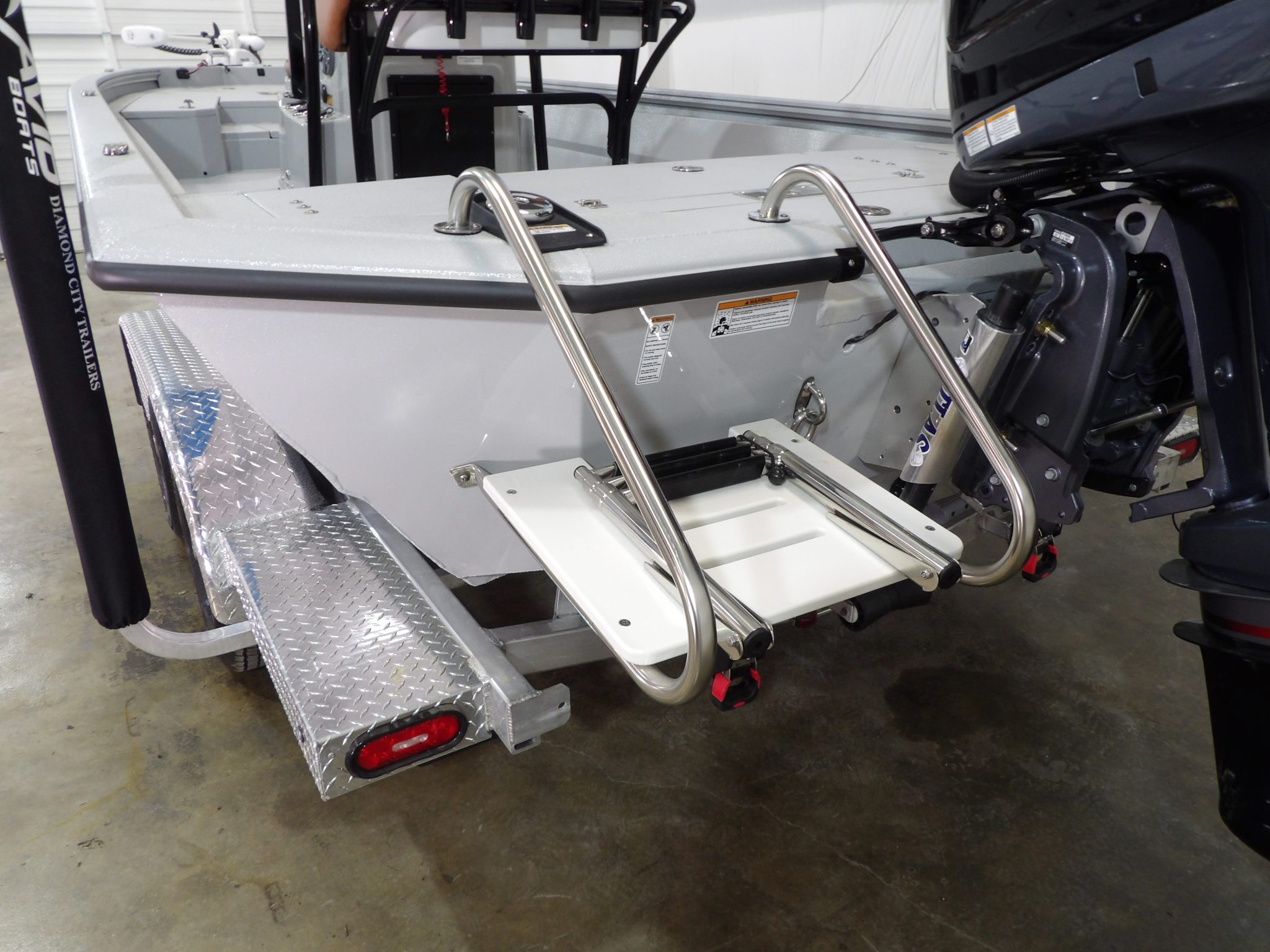 2025 23' AVID 23MAG - Premier Boating Centers $80,655 AVID-181