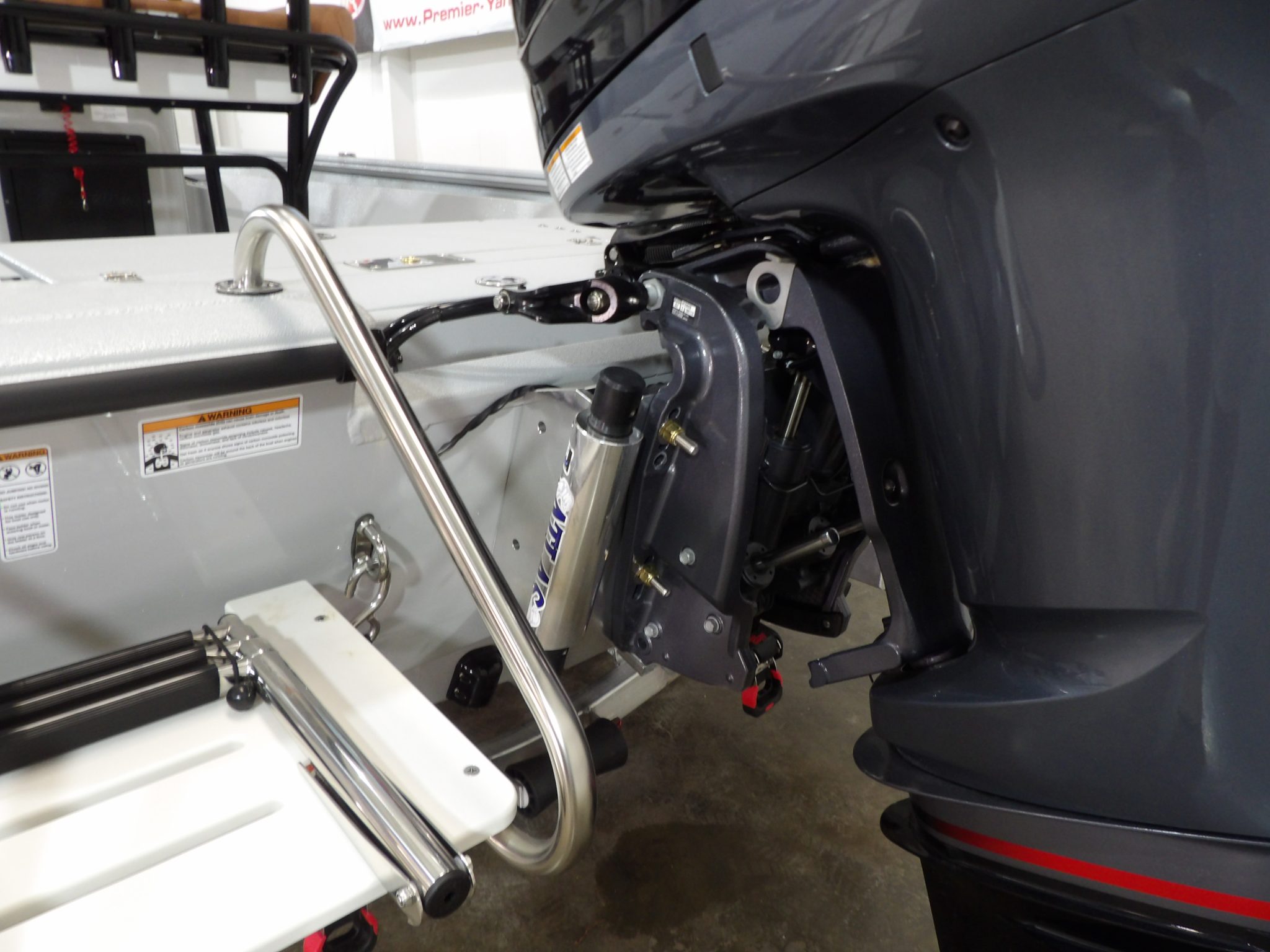 2025 23' AVID 23MAG - Premier Boating Centers $80,655 AVID-181