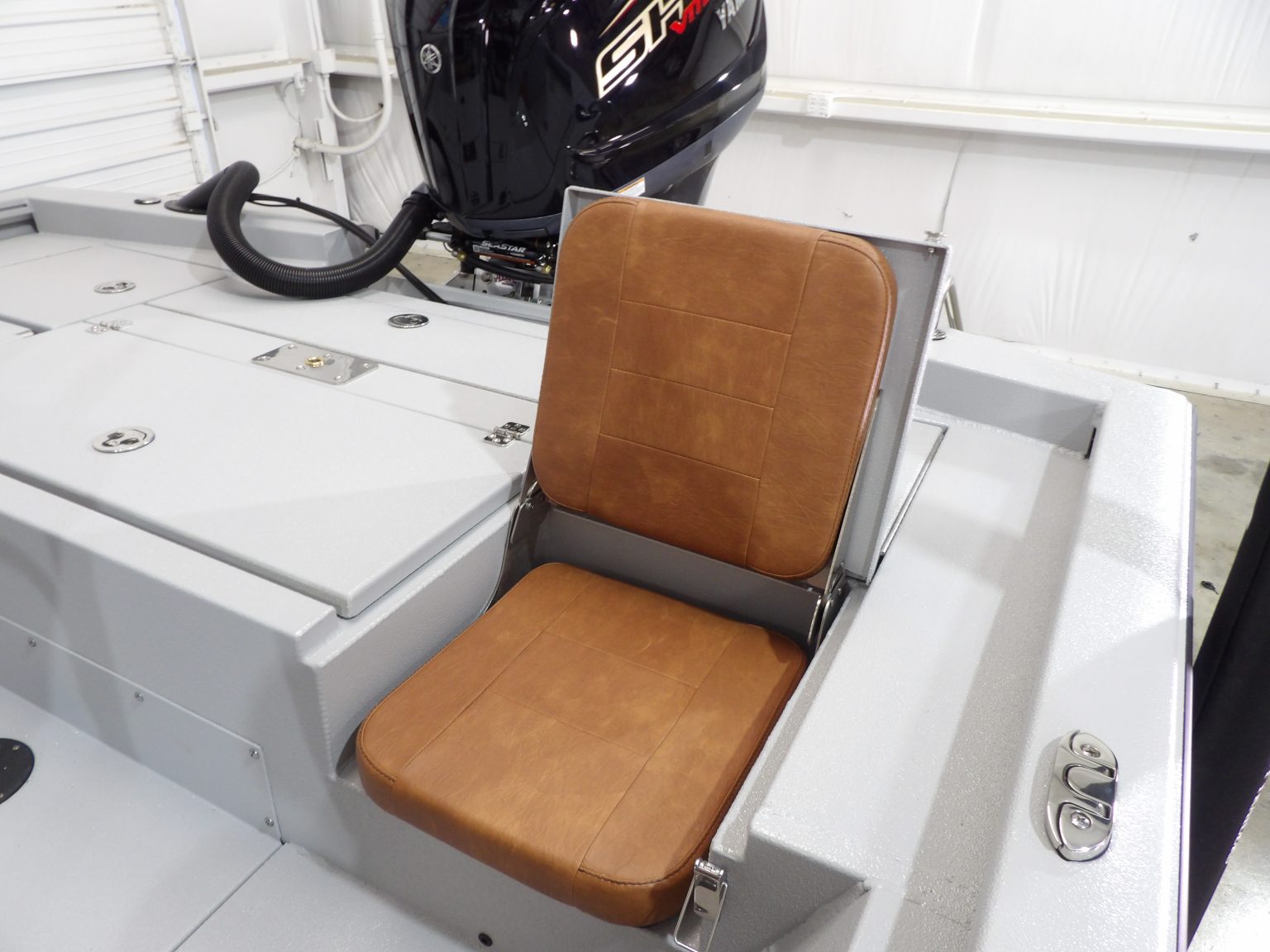 2025 23' AVID 23MAG - Premier Boating Centers $80,655 AVID-181