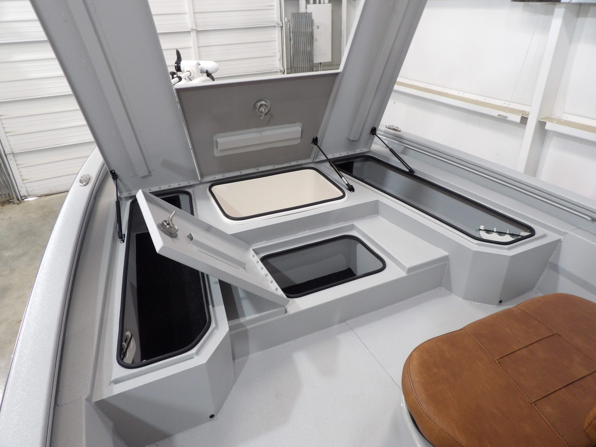 2025 23' AVID 23MAG - Premier Boating Centers $80,655 AVID-181