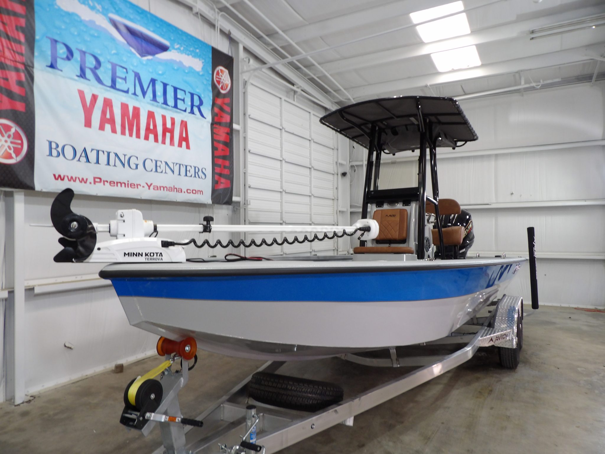2025 23' AVID 23MAG - Premier Boating Centers $80,655 AVID-181