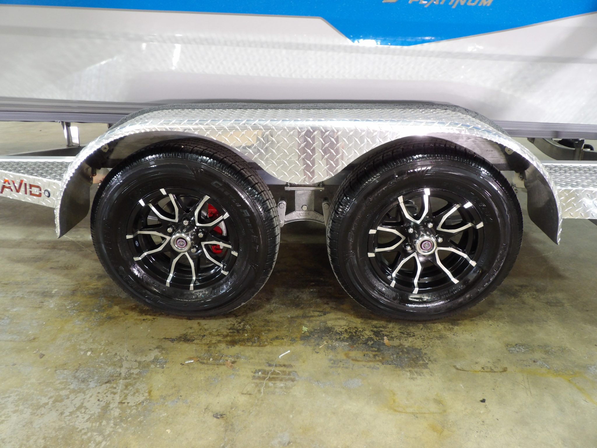 2025 23' AVID 23MAG - Premier Boating Centers $80,655 AVID-181