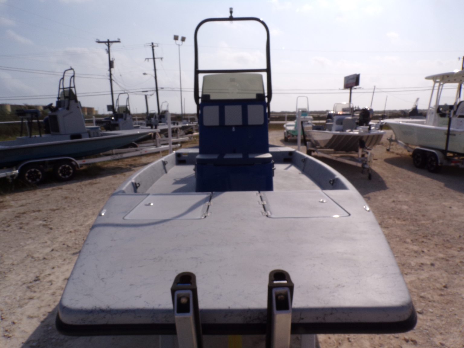 2025 21' FREEDOM COMMANDER 21 - Premier Boating Centers