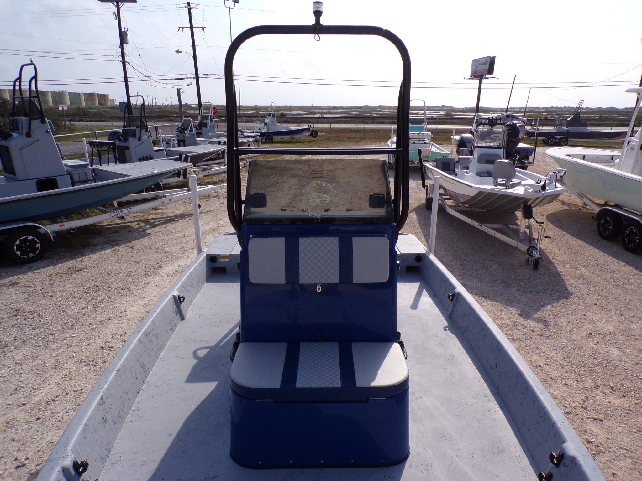 2025 21' FREEDOM COMMANDER 21 - Premier Boating Centers