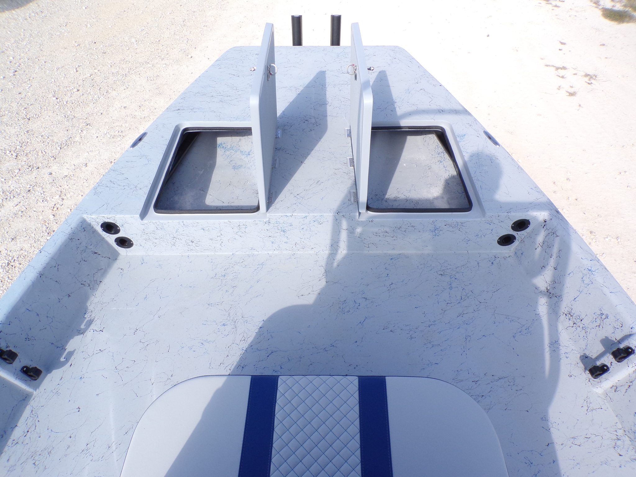 2025 21' FREEDOM COMMANDER 21 - Premier Boating Centers