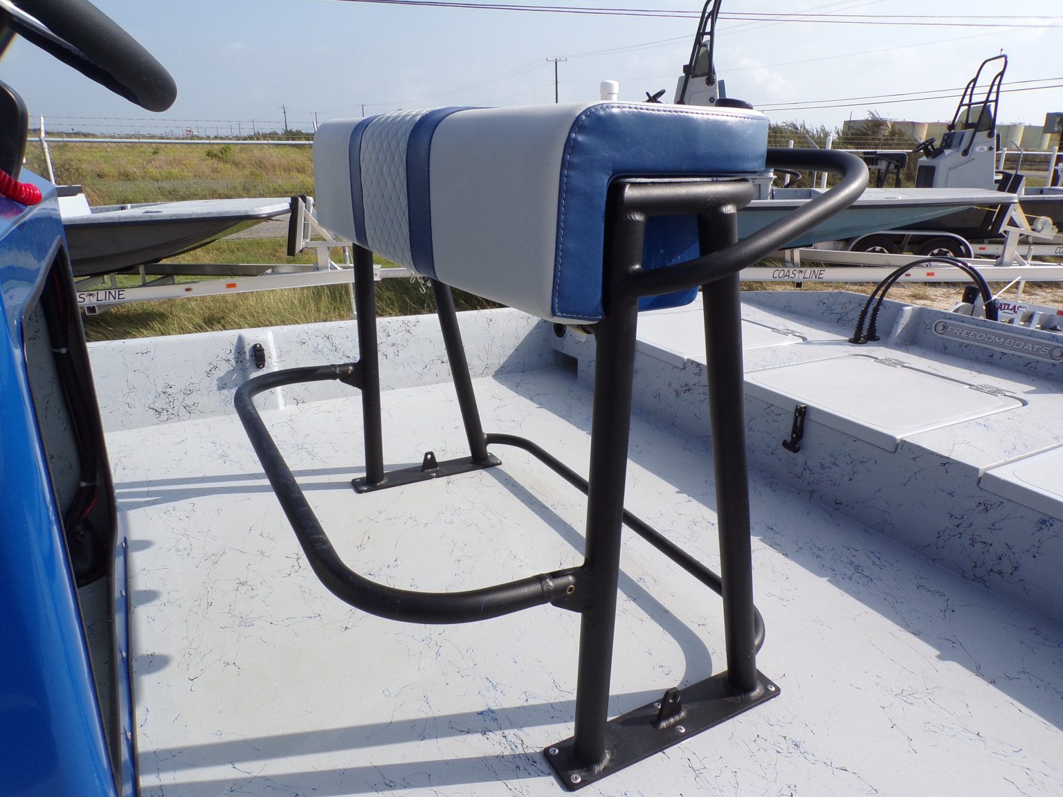 2025 21' FREEDOM COMMANDER 21 - Premier Boating Centers