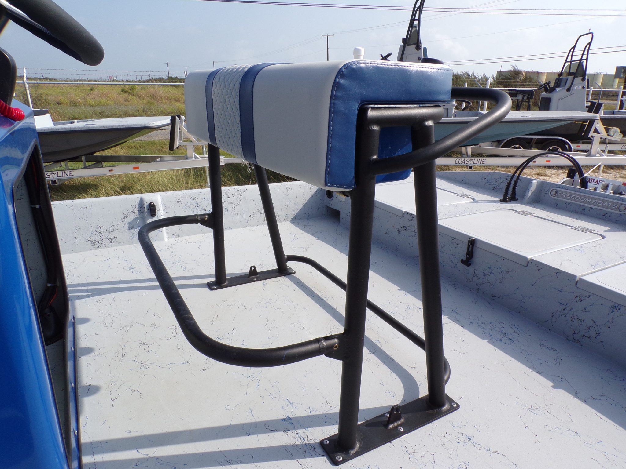 2025 21' FREEDOM COMMANDER 21 - Premier Boating Centers