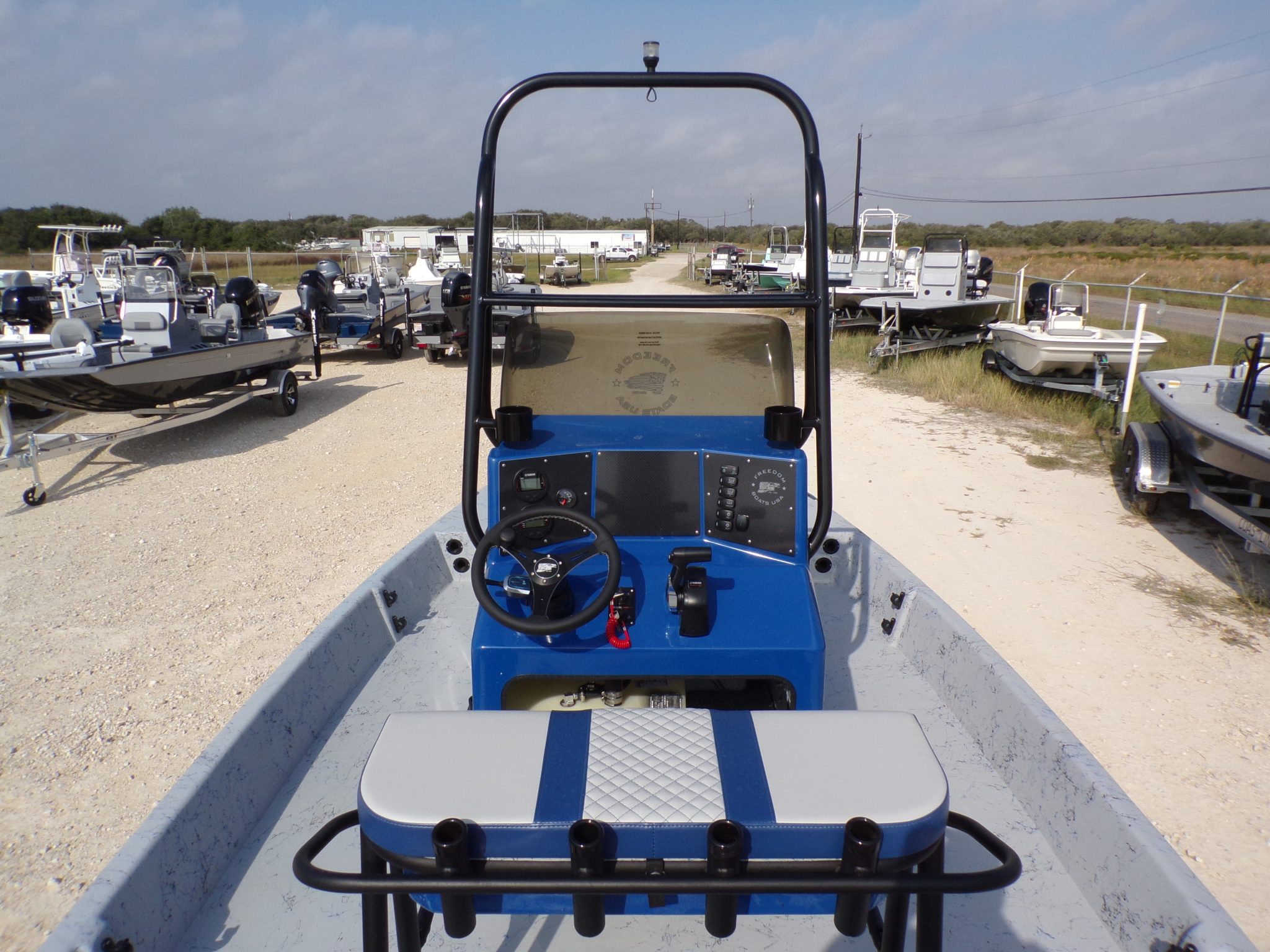 2025 21' FREEDOM COMMANDER 21 - Premier Boating Centers