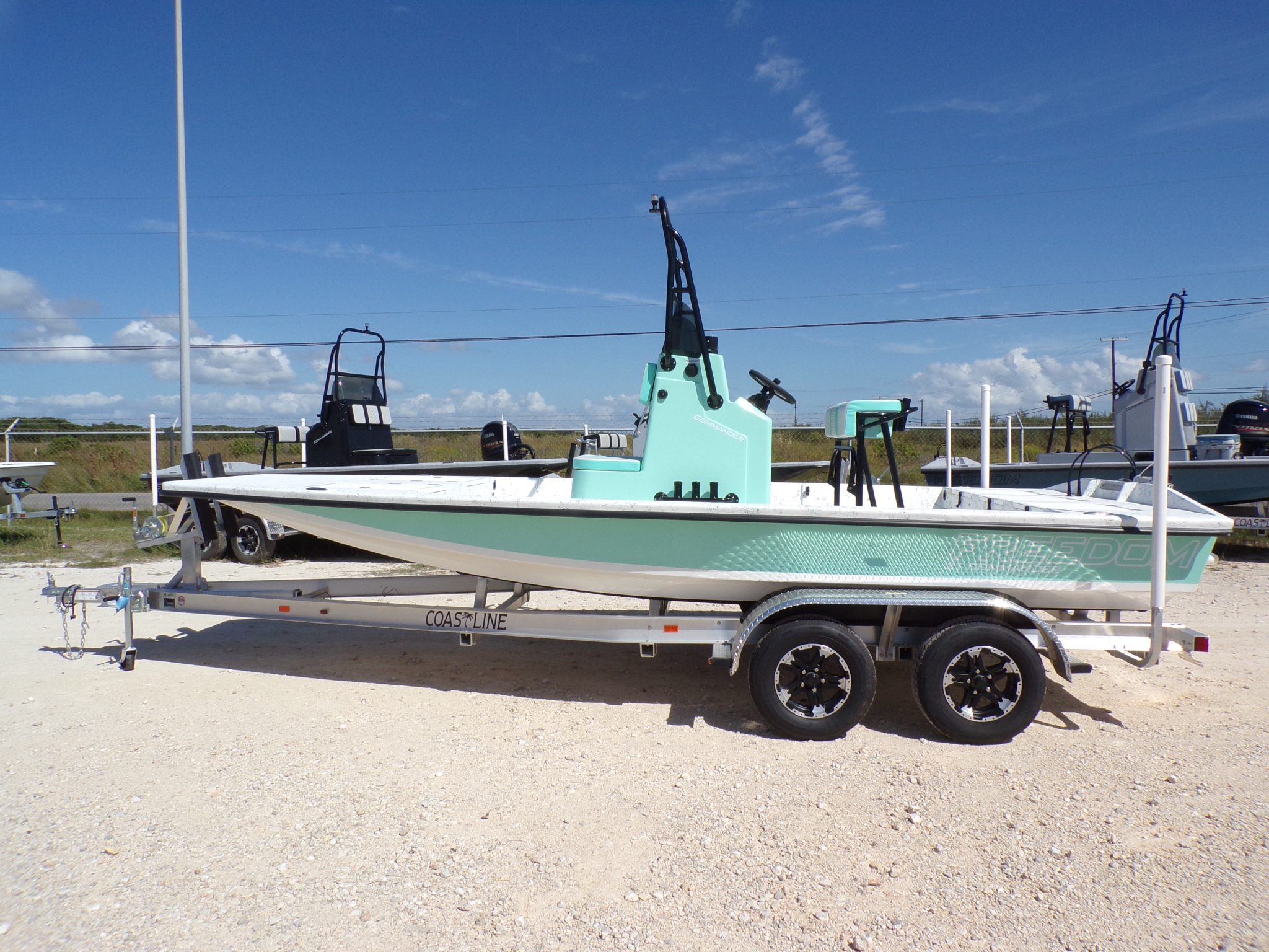 2025 21' FREEDOM COMMANDER 21 - Premier Boating Centers