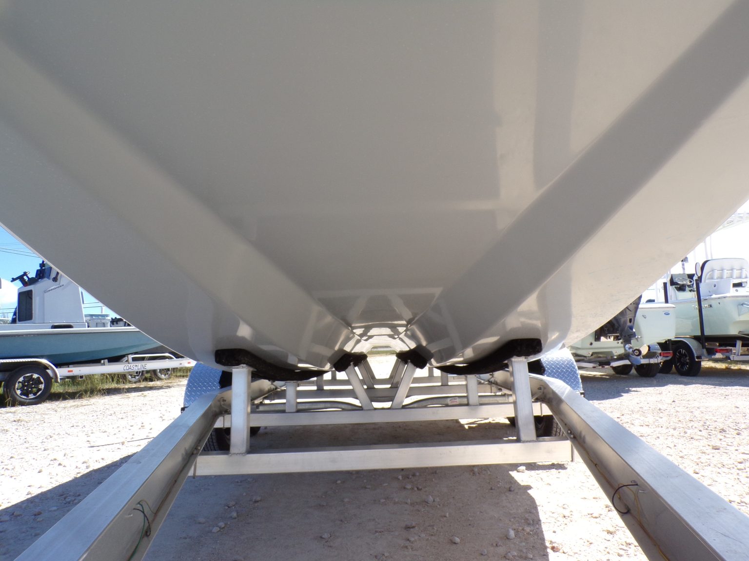 2025 21' FREEDOM COMMANDER 21 - Premier Boating Centers