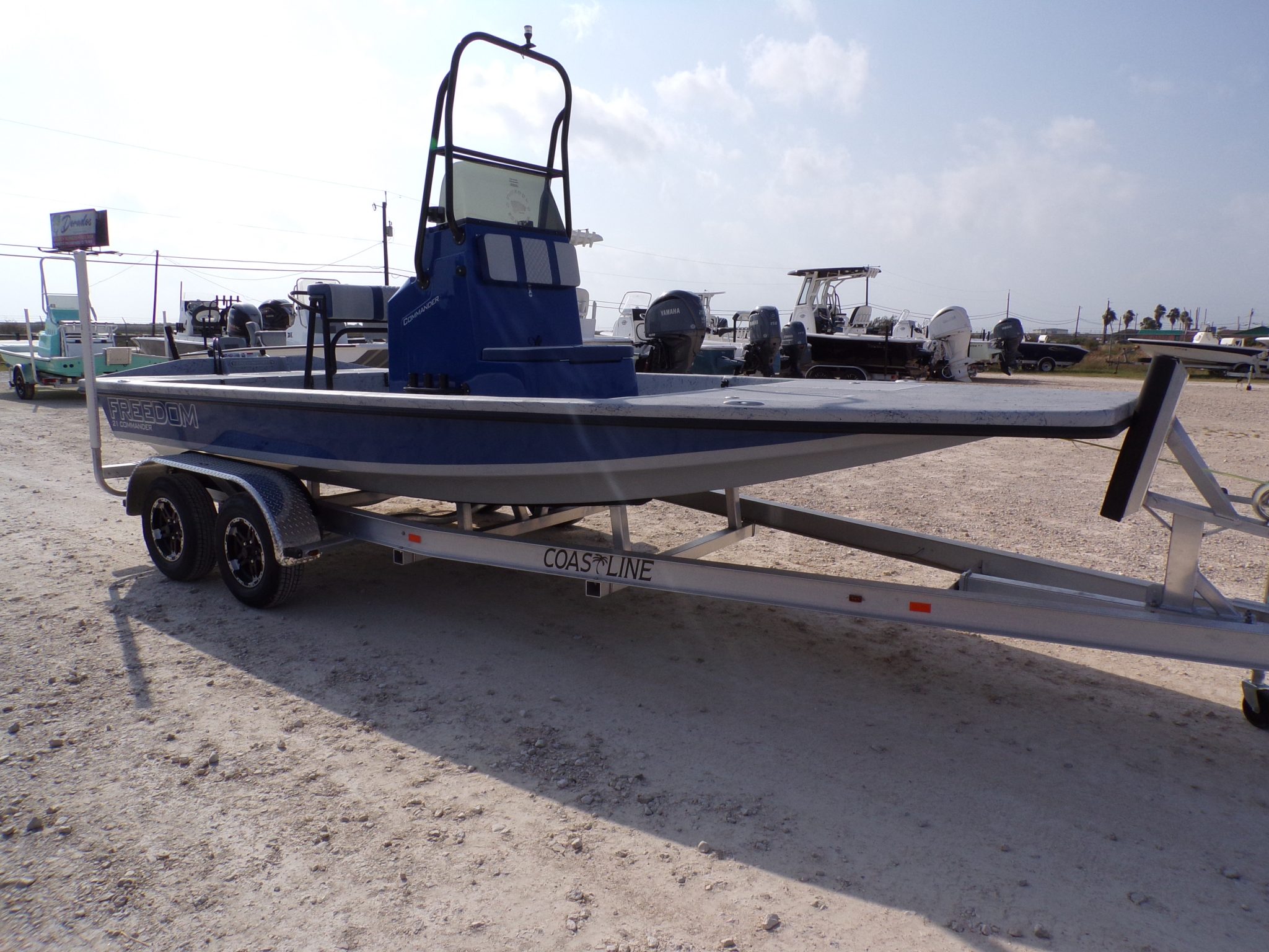 2025 21' FREEDOM COMMANDER 21 - Premier Boating Centers