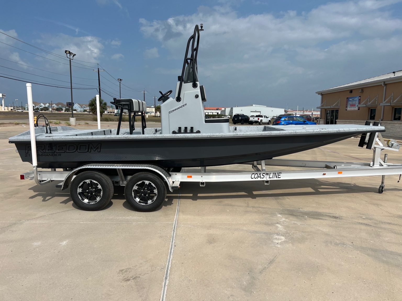 2025 21' FREEDOM COMMANDER 21 - Premier Boating Centers