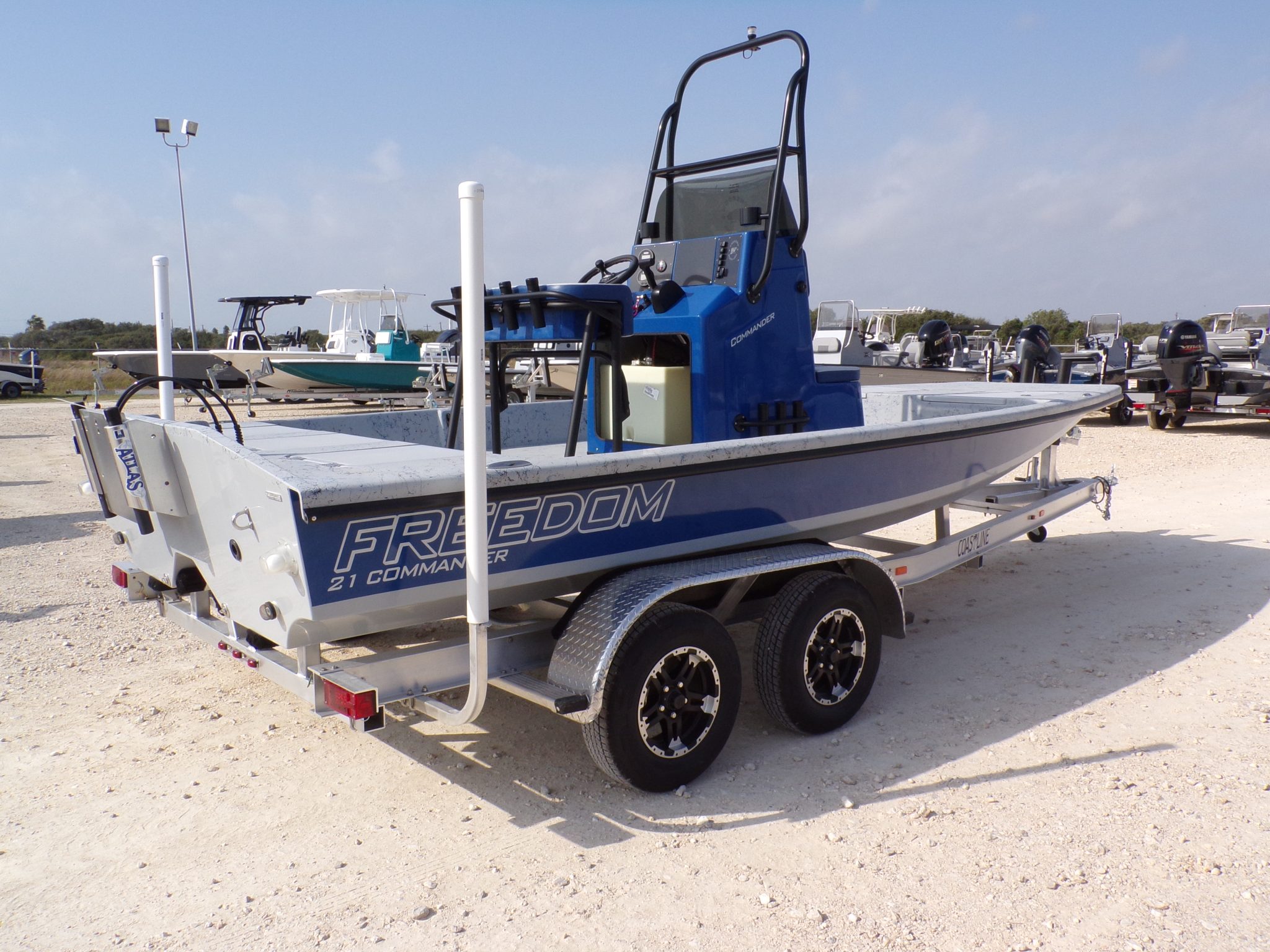 2025 21' FREEDOM COMMANDER 21 - Premier Boating Centers