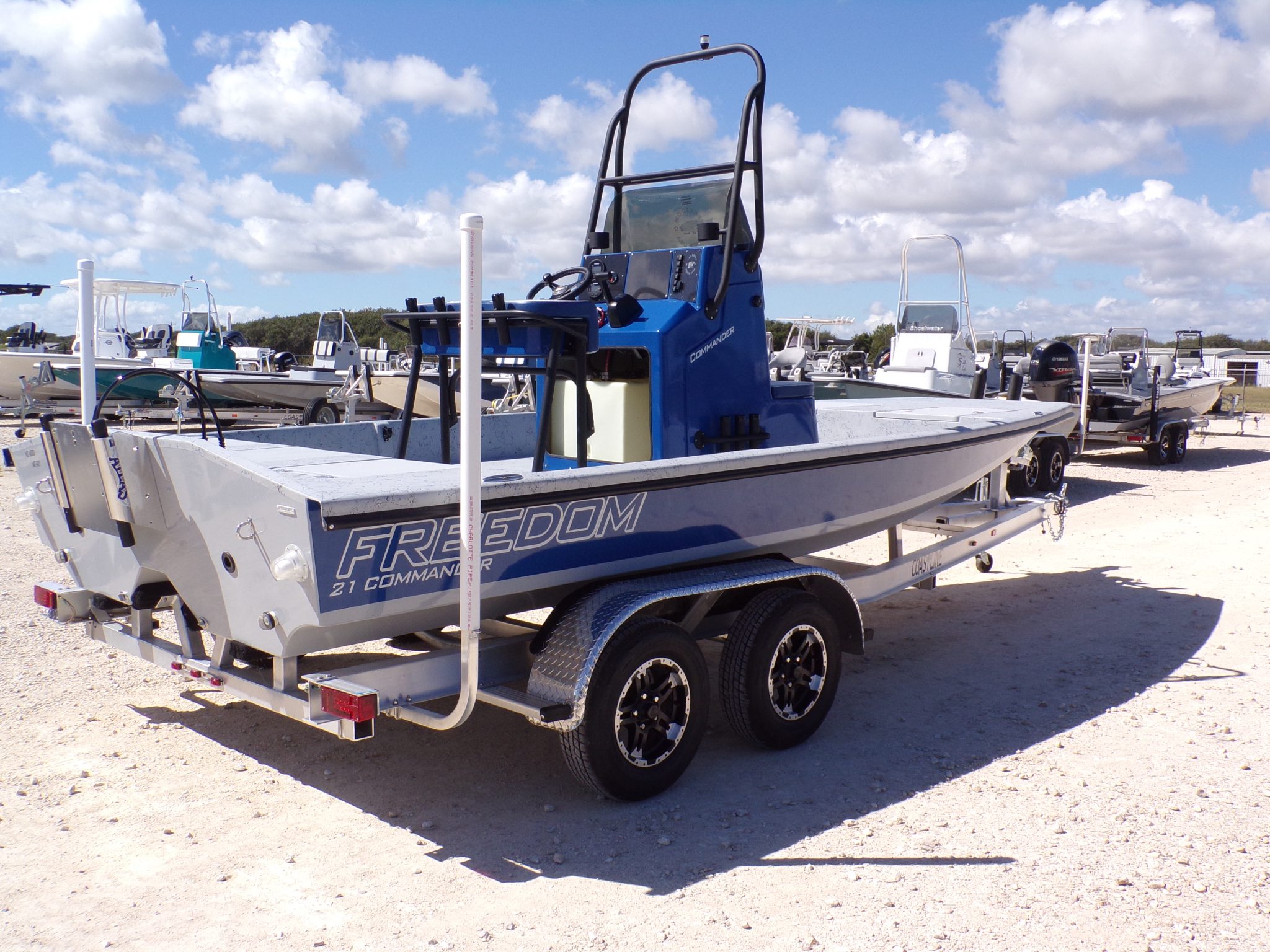 2025 21' FREEDOM COMMANDER 21 - Premier Boating Centers