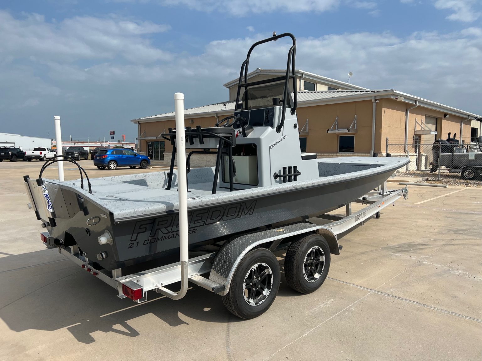 2025 21' FREEDOM COMMANDER 21 - Premier Boating Centers