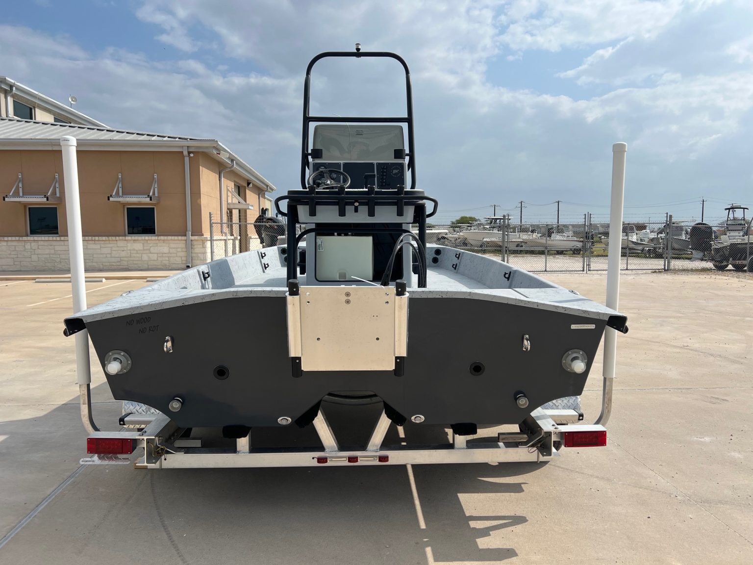 2025 21' FREEDOM COMMANDER 21 - Premier Boating Centers