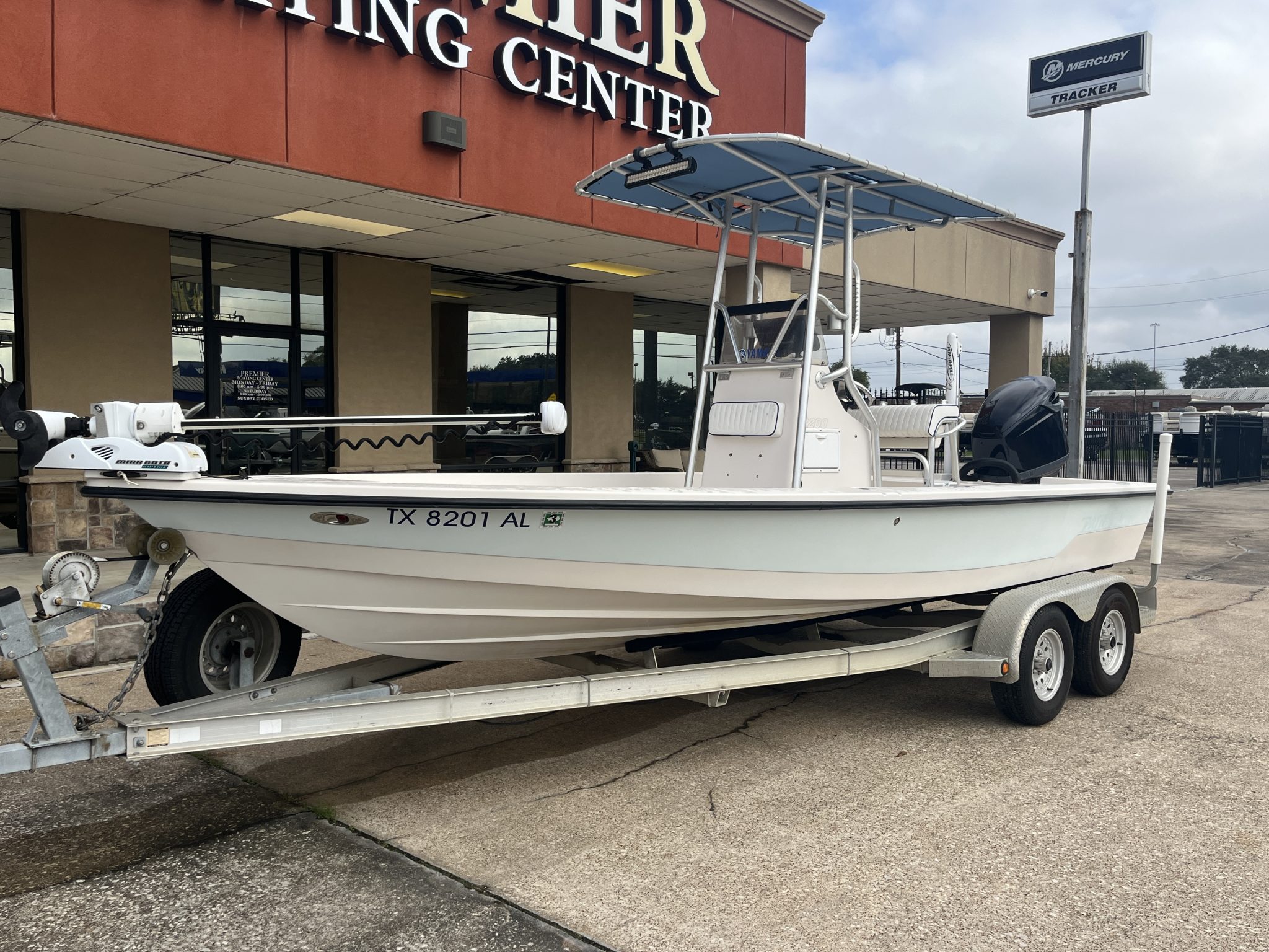2004 22' PATHFINDER 2200 - Premier Boating Centers