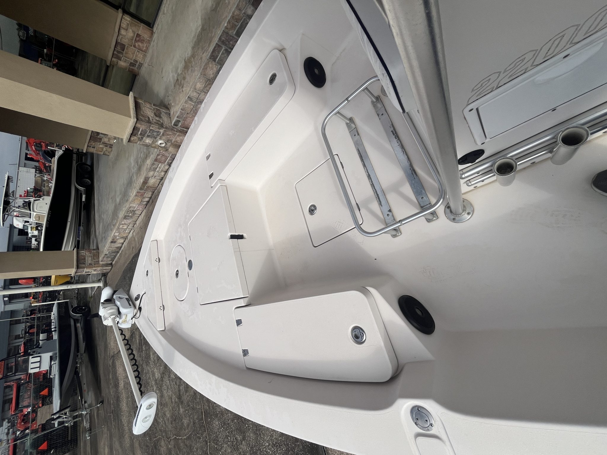 2004 22' PATHFINDER 2200 - Premier Boating Centers