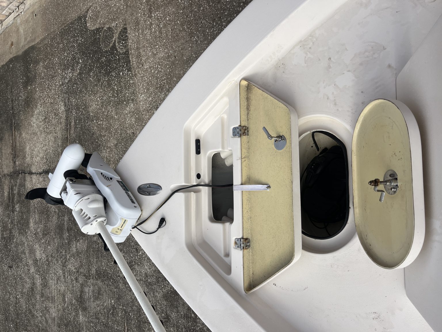 2004 22' PATHFINDER 2200 - Premier Boating Centers