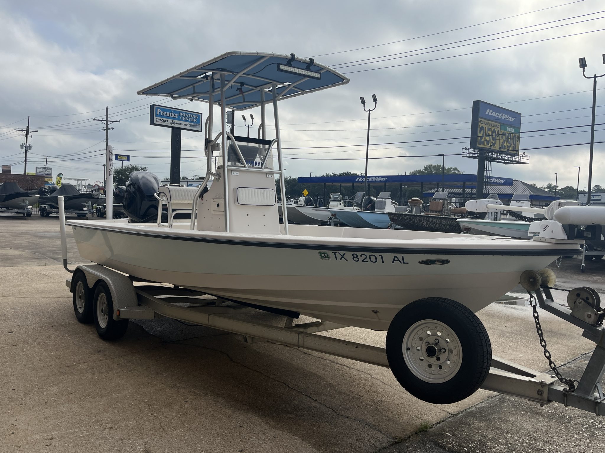 2004 22' PATHFINDER 2200 - Premier Boating Centers