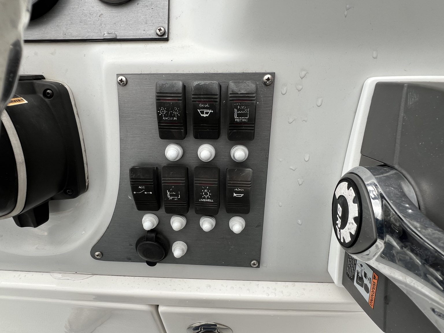 2014 22' EPIC 22SC - Premier Boating Centers $21,995 WS-096A