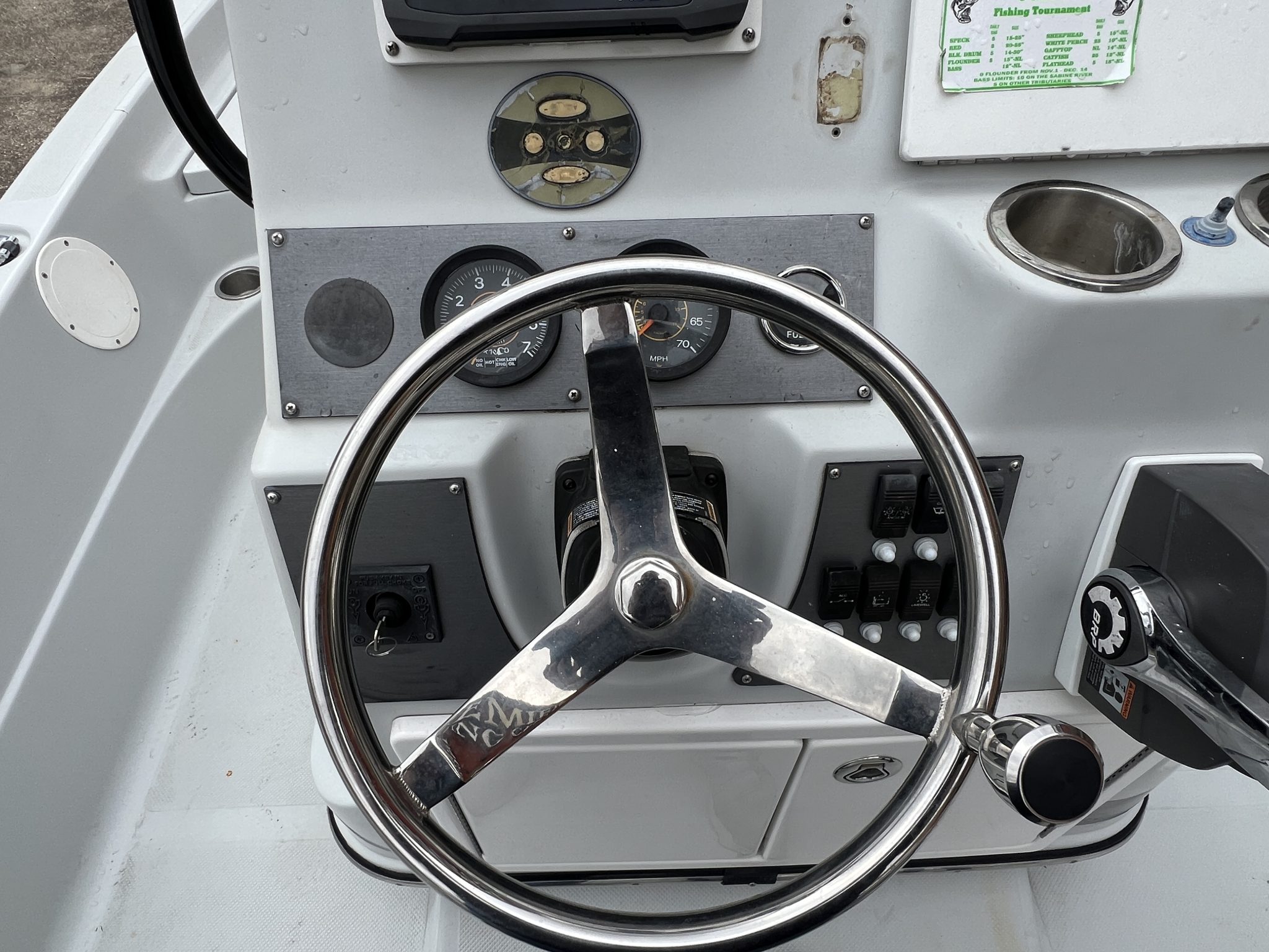 2014 22' EPIC 22SC - Premier Boating Centers $21,995 WS-096A