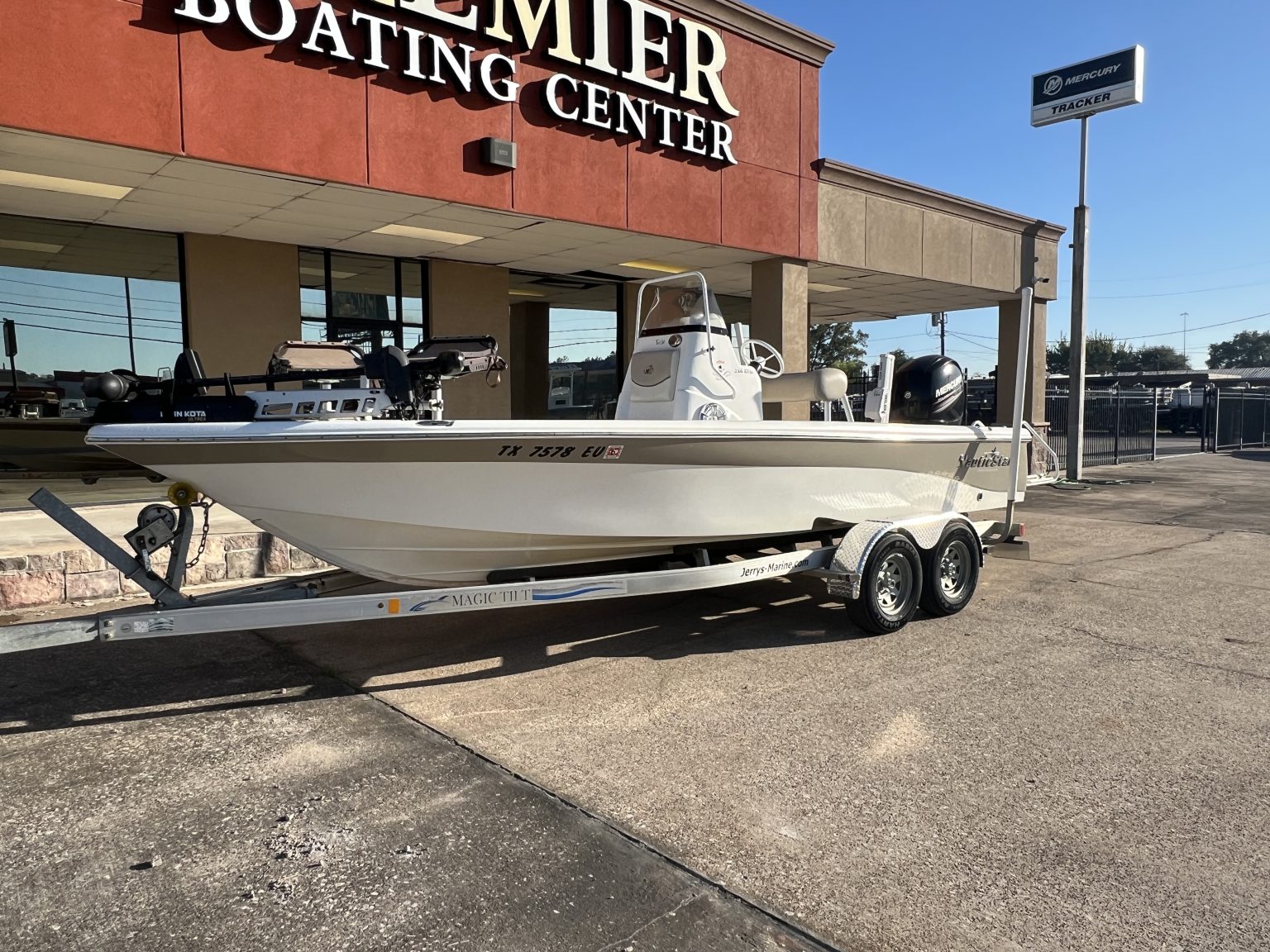 2016 NAUTIC STAR 214XTS - Premier Boating Centers