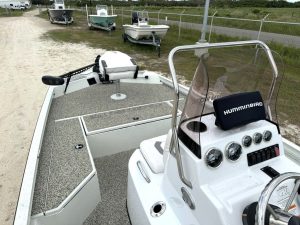 2021 20' LOWE 20 BAY - Premier Boating Centers