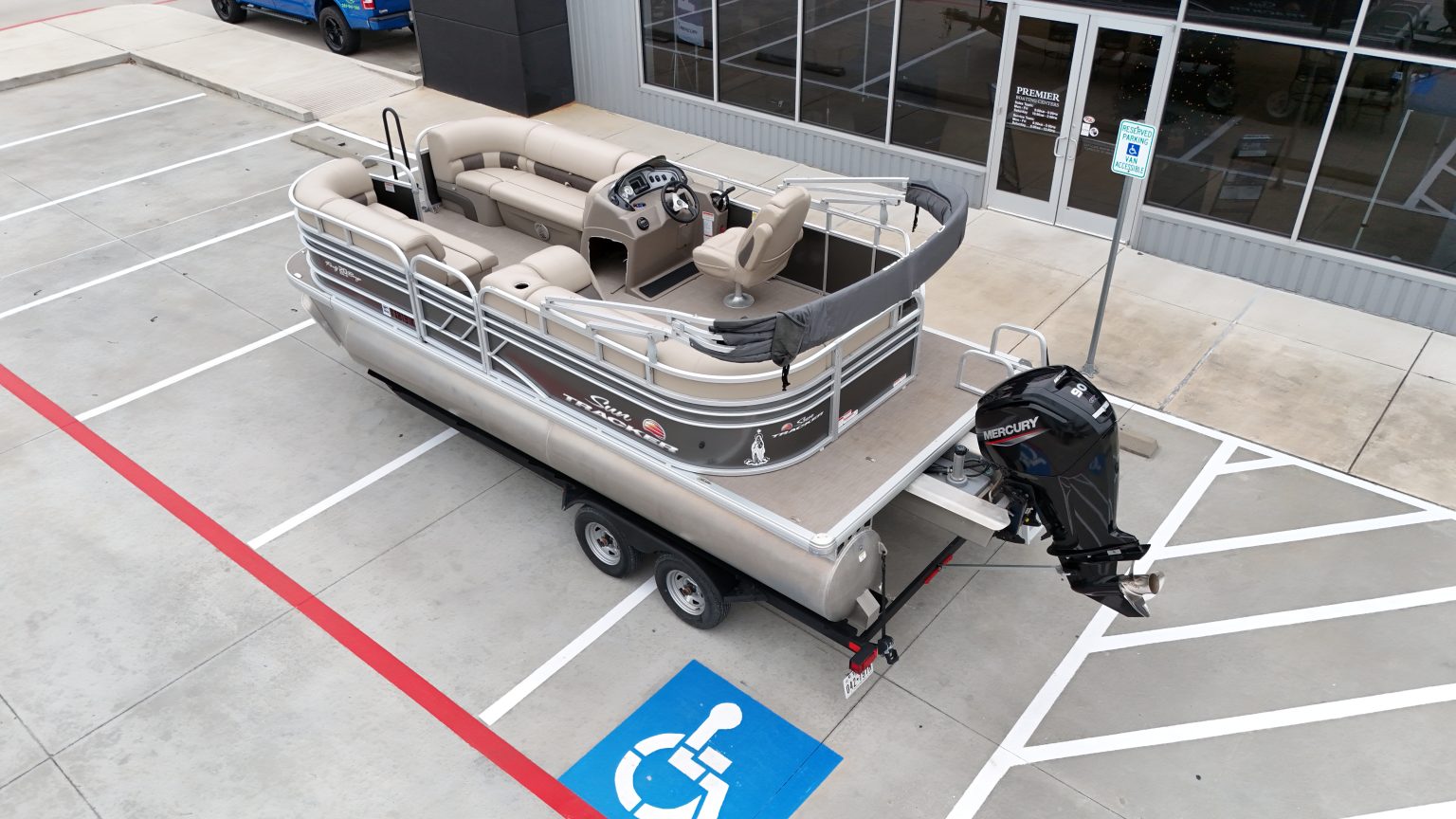 2021 22' SUNTRACKER 20DLX - Premier Boating Centers