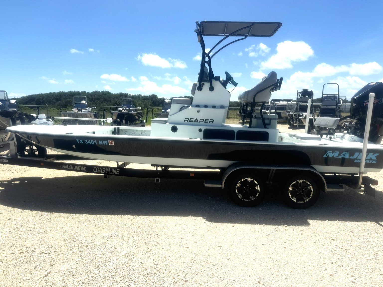 2022 24' MAJEK 24 REAPER - Premier Boating Centers