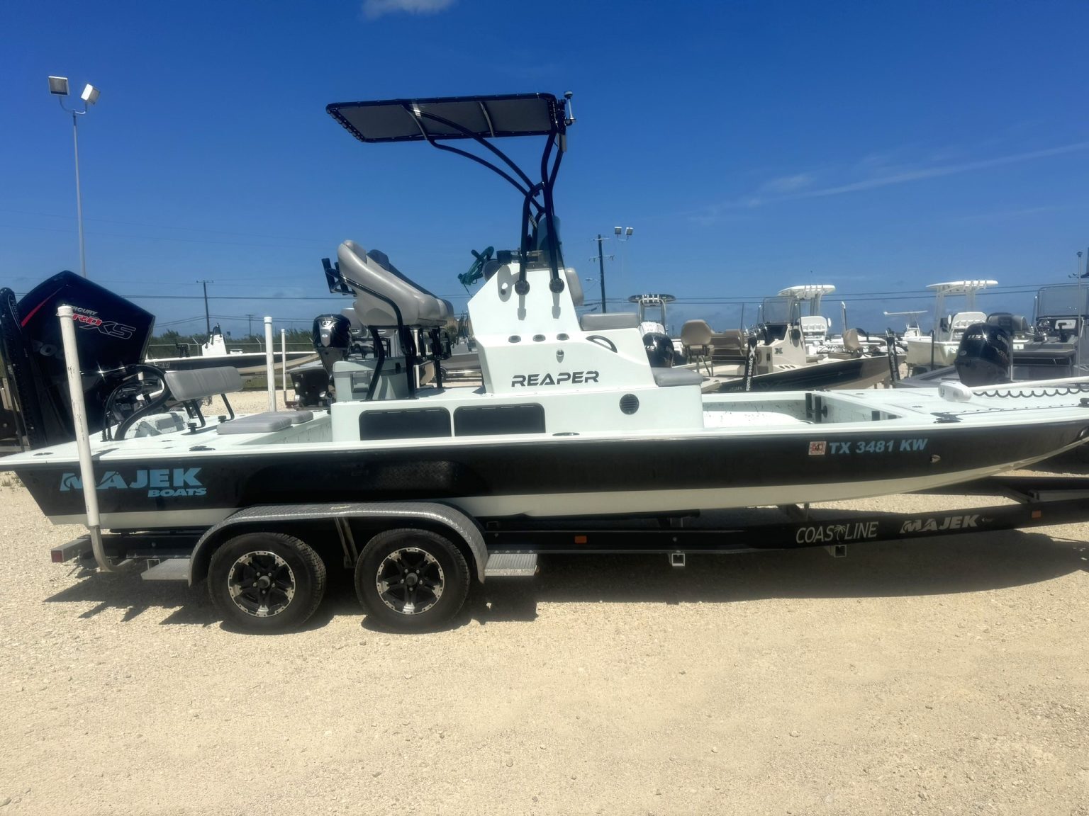 2022 24' MAJEK 24 REAPER - Premier Boating Centers