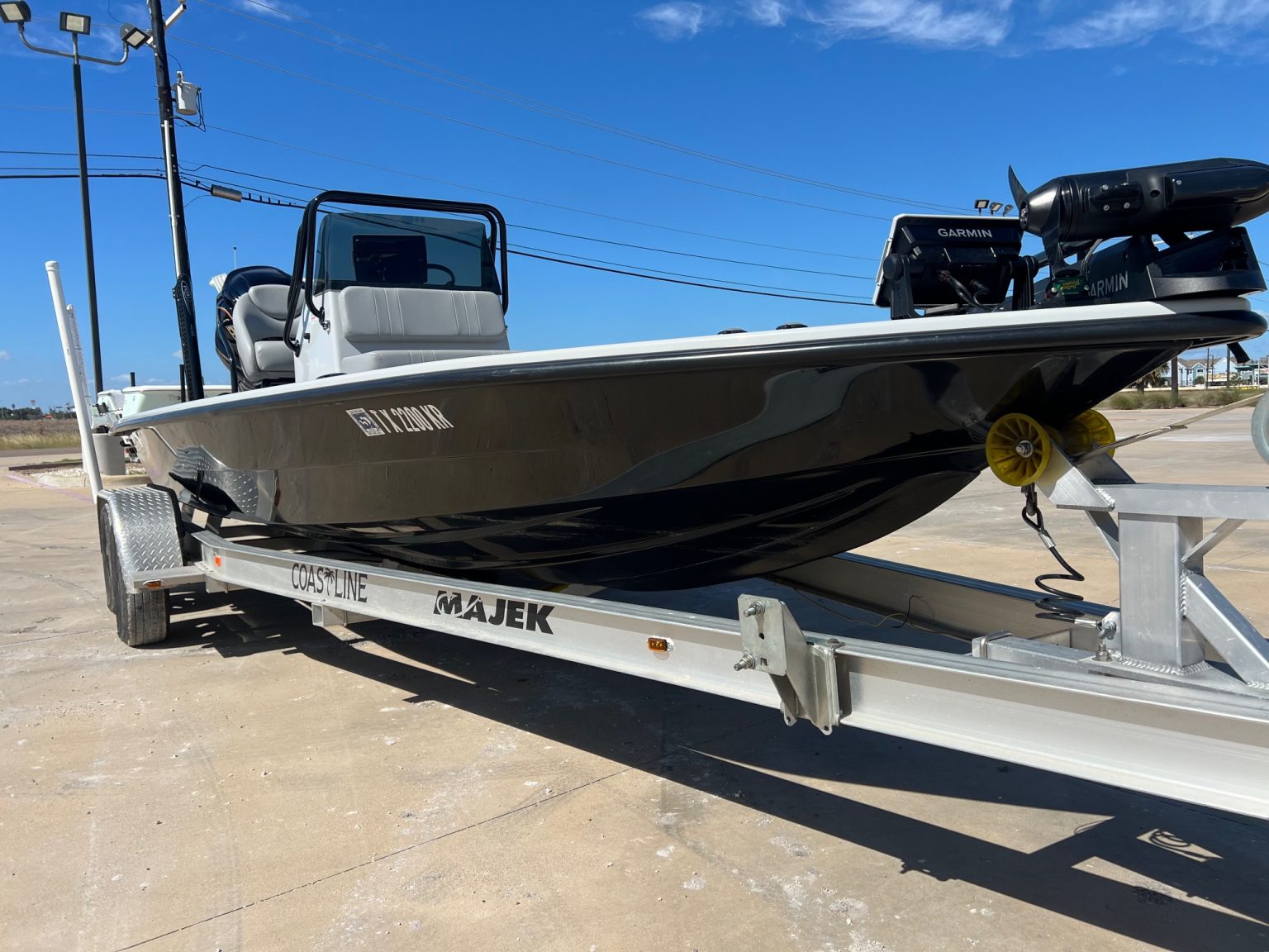 2023 22' MAJEK 2200 XTREME - Premier Boating Centers