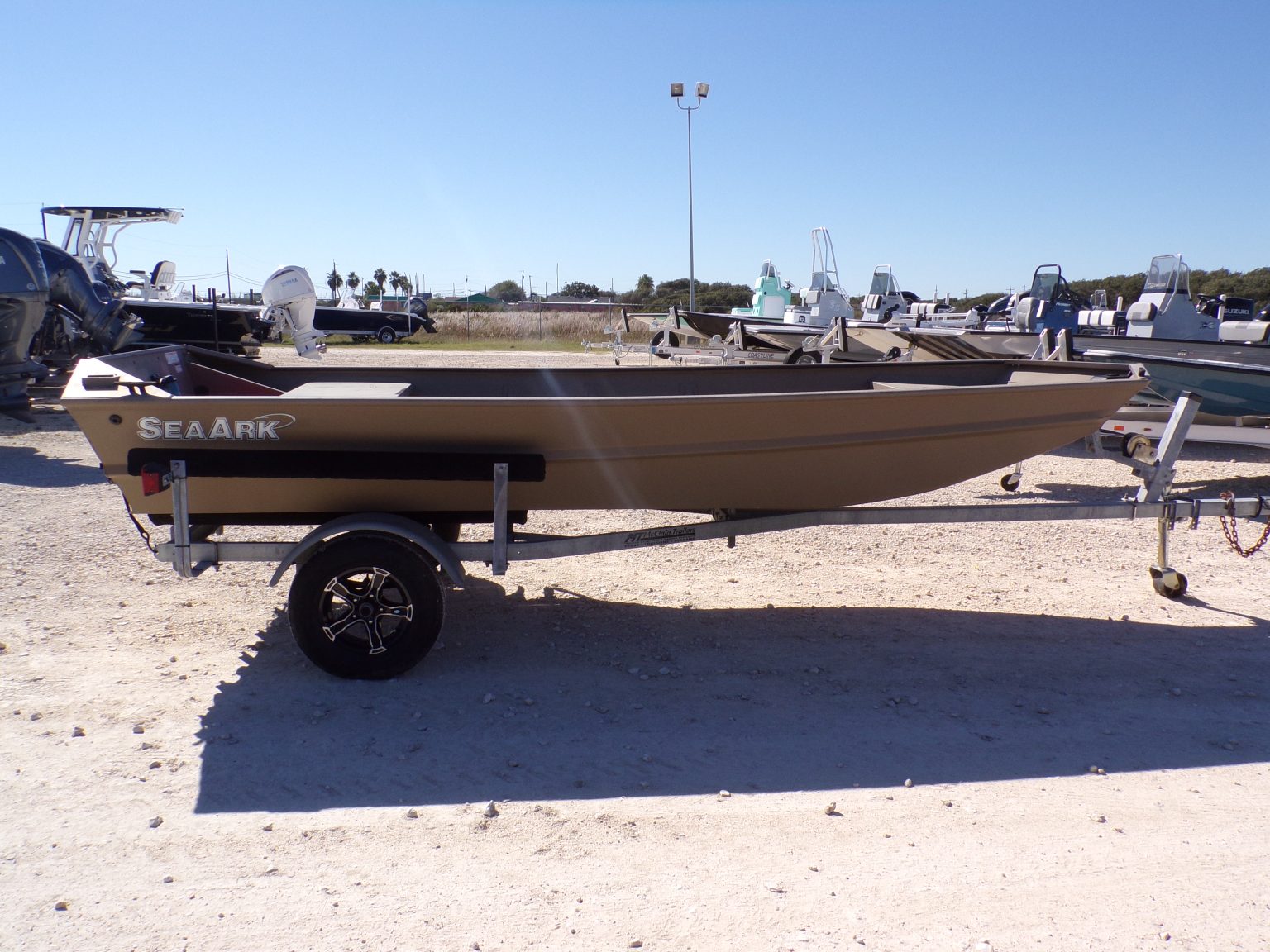 2023 16' SEAARK 1652 MVT - Premier Boating Centers