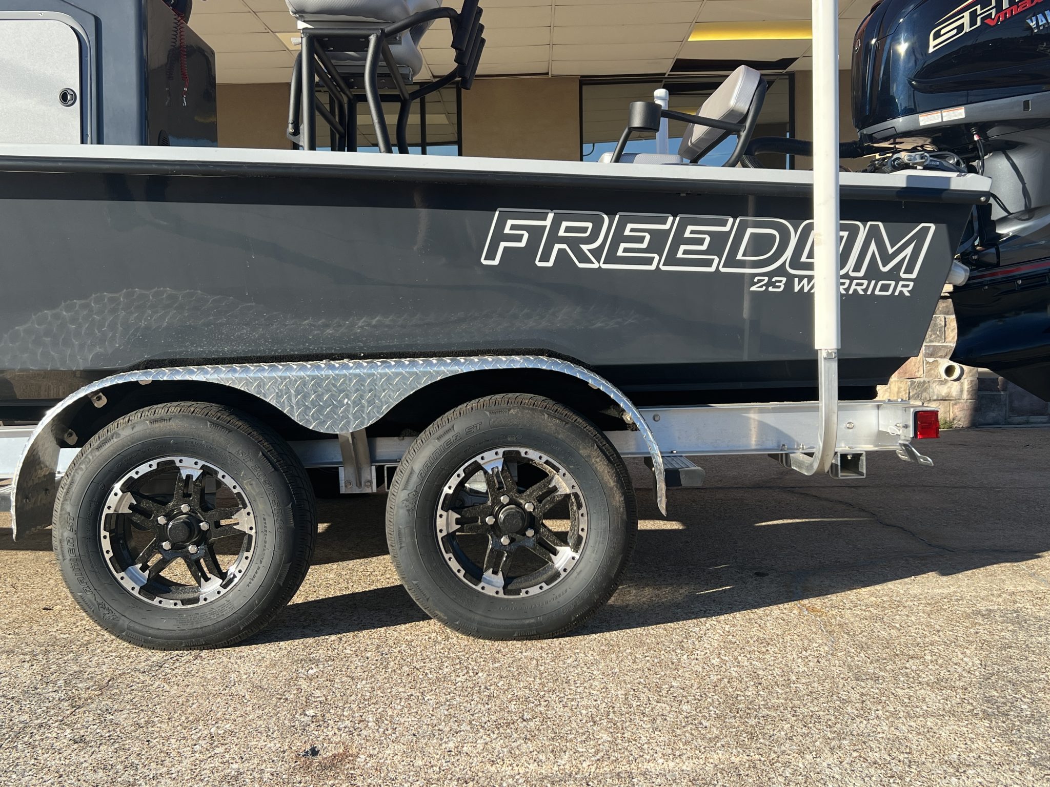 2025 23' FREEDOM WARRIOR 23 - Premier Boating Centers