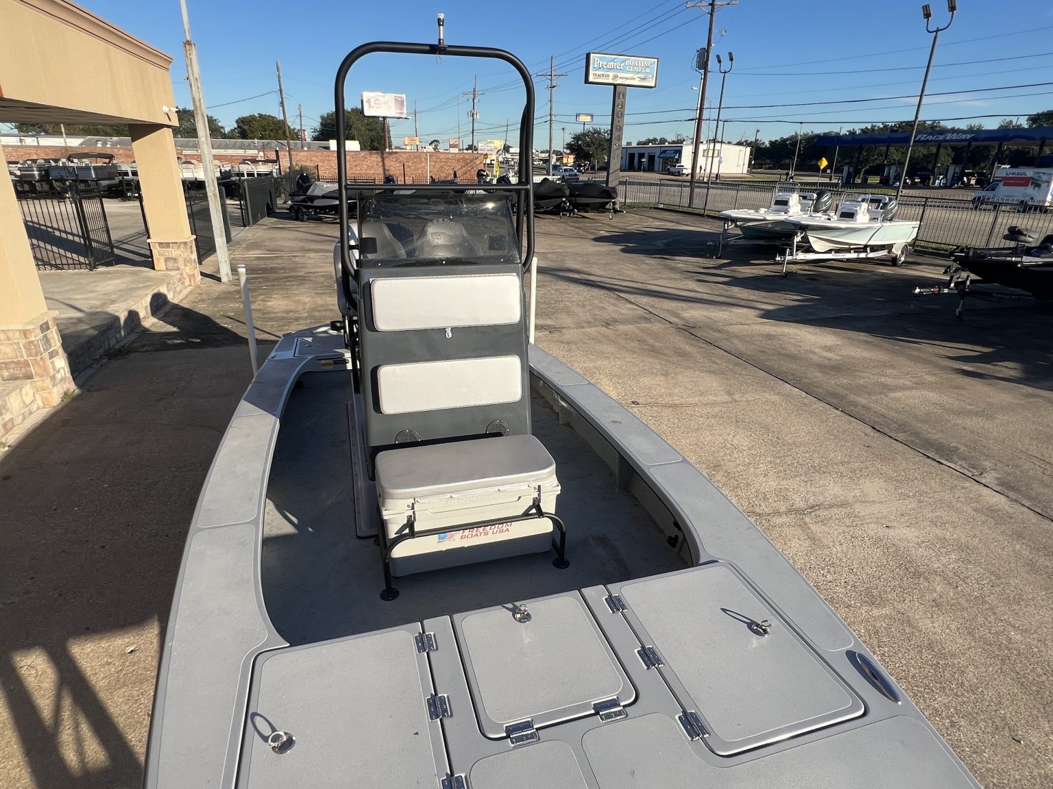 2025 23' FREEDOM WARRIOR 23 - Premier Boating Centers