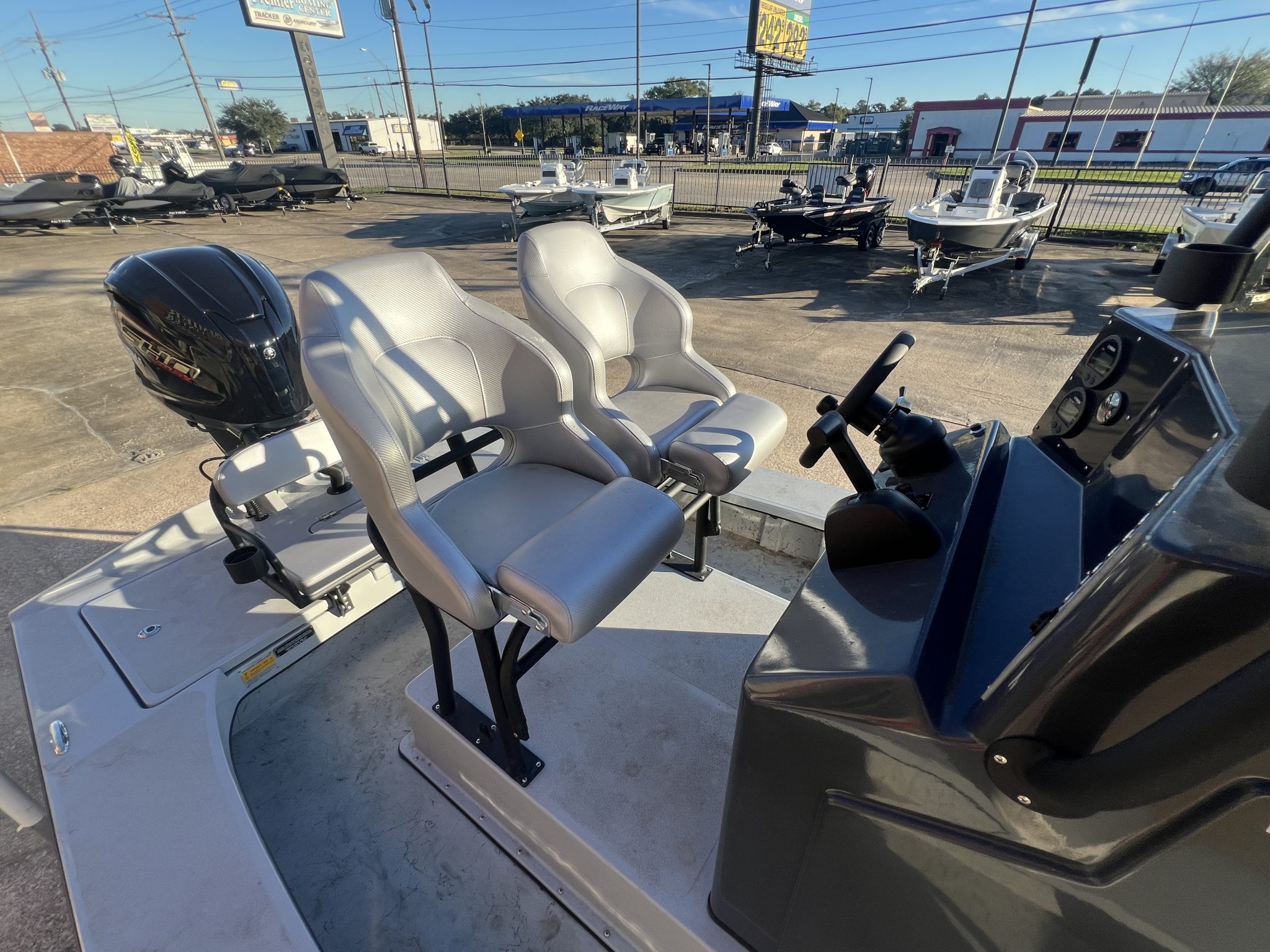 2025 23' FREEDOM WARRIOR 23 - Premier Boating Centers