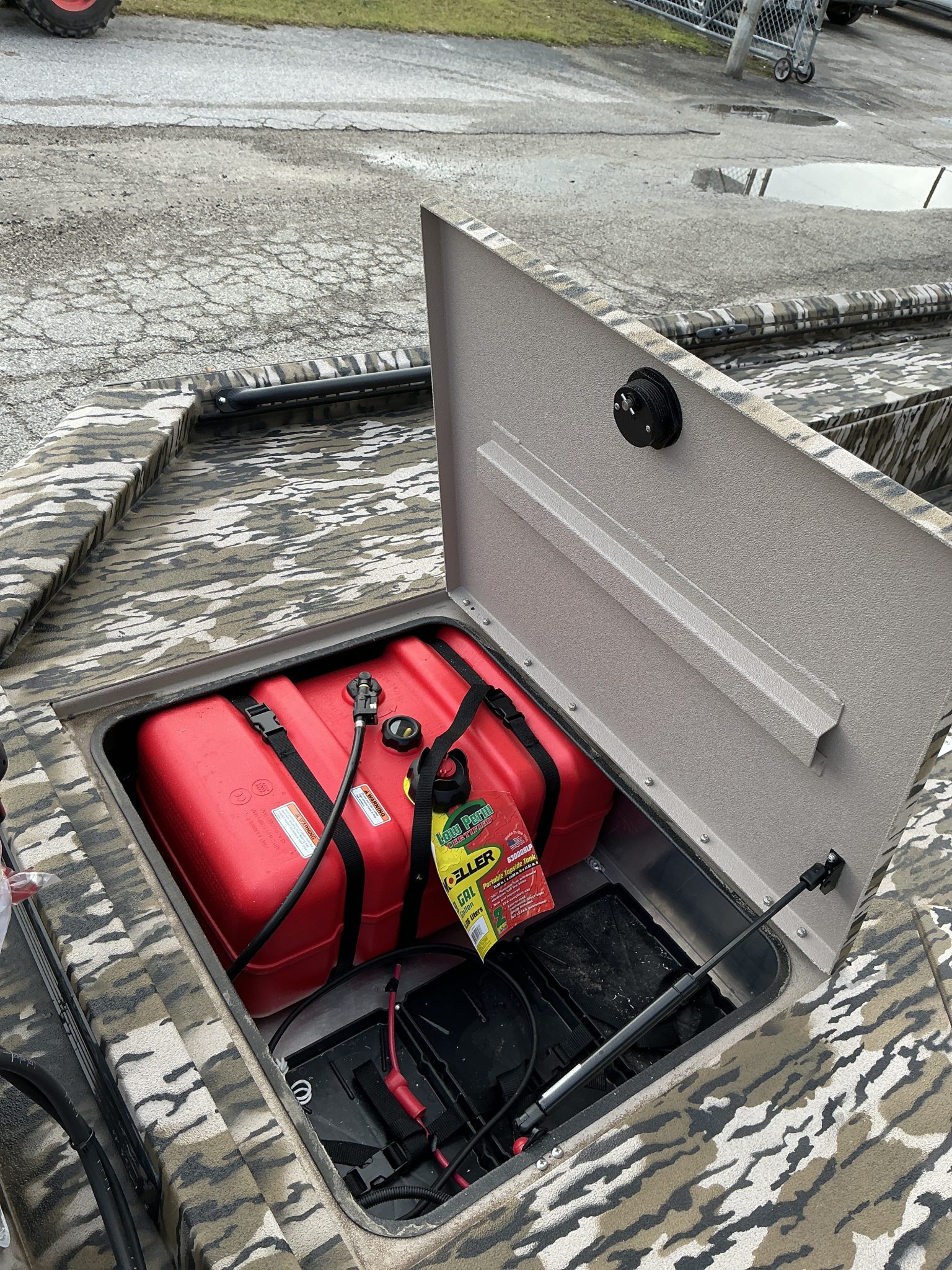 2025 16' AVID 16 COMMANDER - Premier Boating Centers