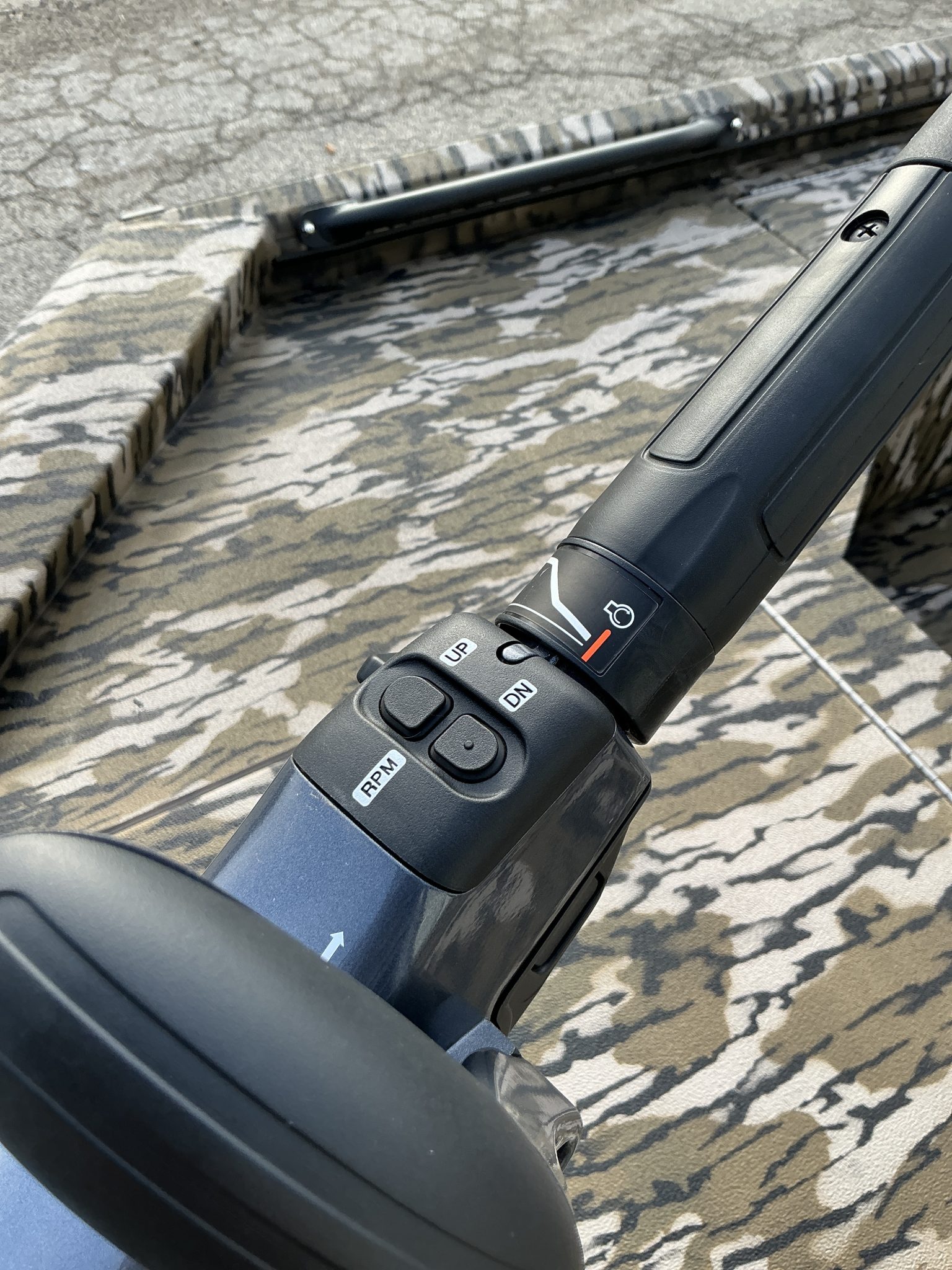 2025 16' AVID 16 COMMANDER - Premier Boating Centers