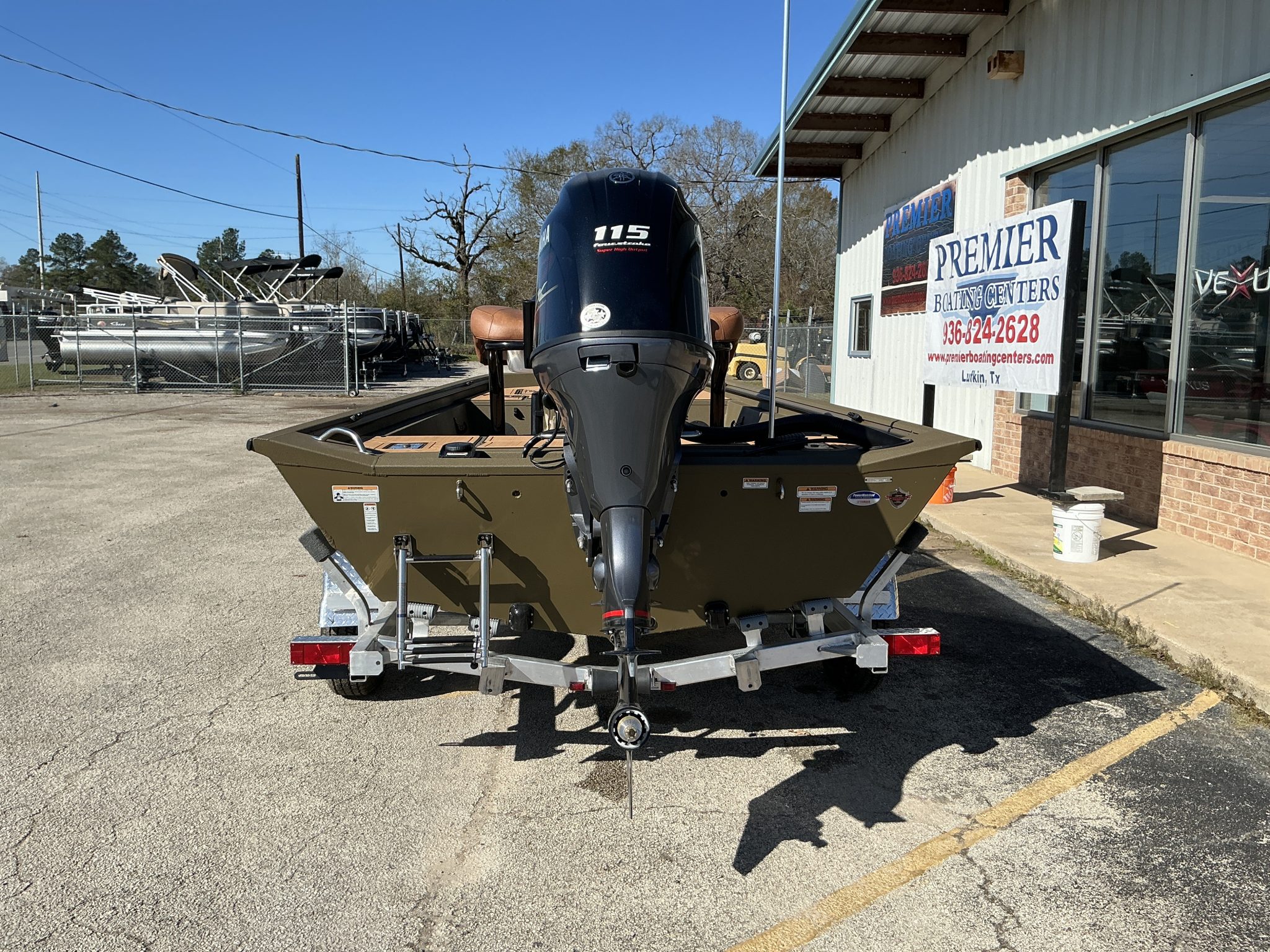 2025 18' AVID 18CC ROGUE - Premier Boating Centers