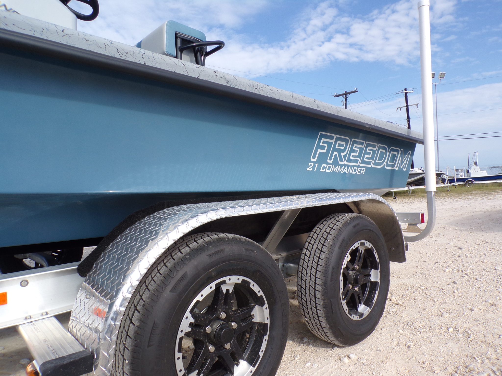 2025 21' FREEDOM COMMANDER 21 - Premier Boating Centers