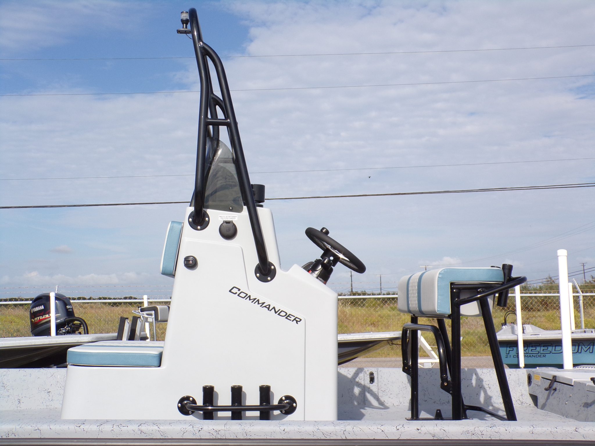 2025 21' FREEDOM COMMANDER 21 - Premier Boating Centers